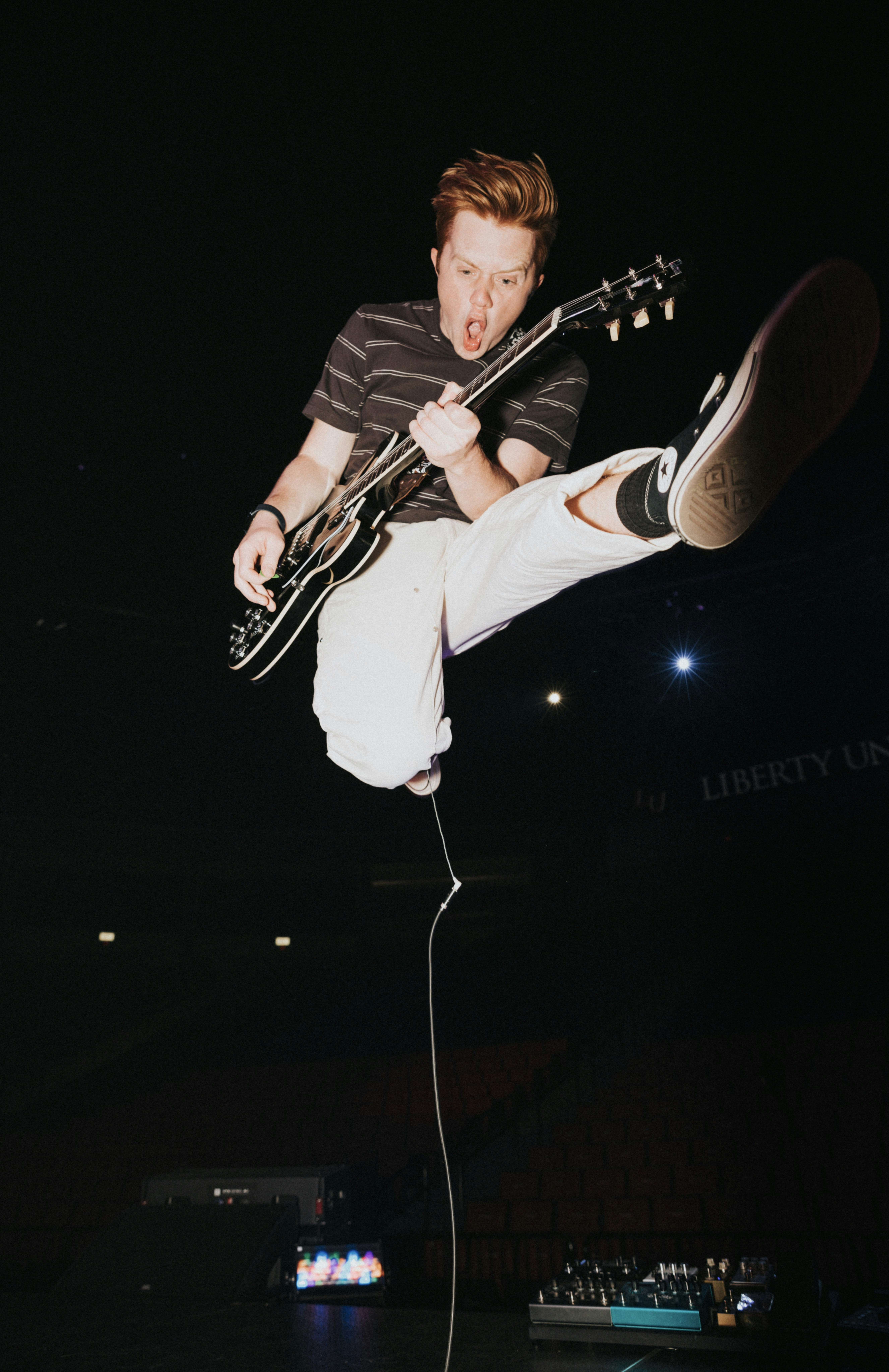 Leap of Sound: A guitarist mid-air anthem on stage