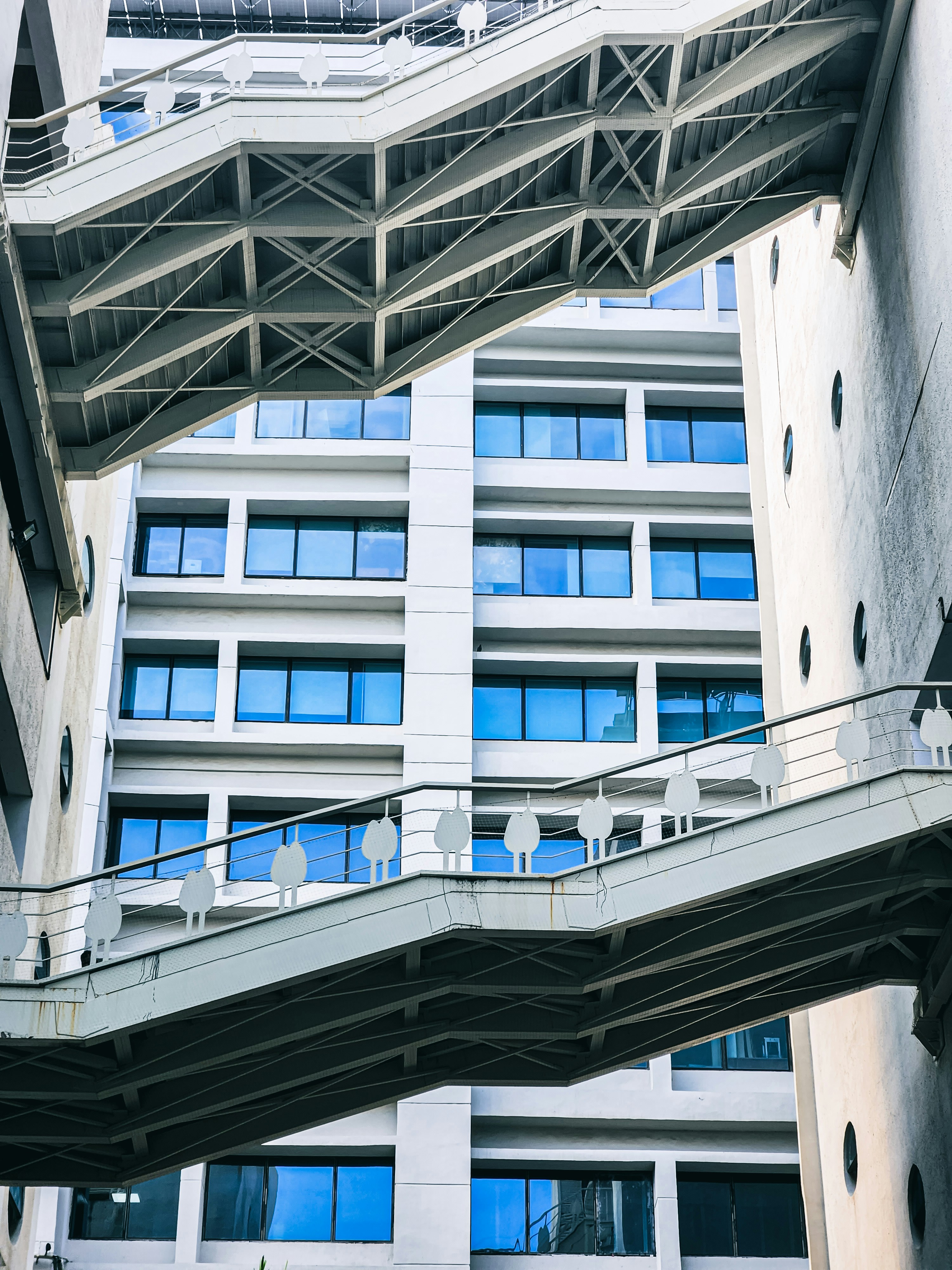 A captivating glimpse of architecture, captured with precision on the Samsung S22 mobile. The photo encapsulates the intricacies of design and the play of light, showcasing the remarkable capabilities of mobile photography in the realm of architecture.