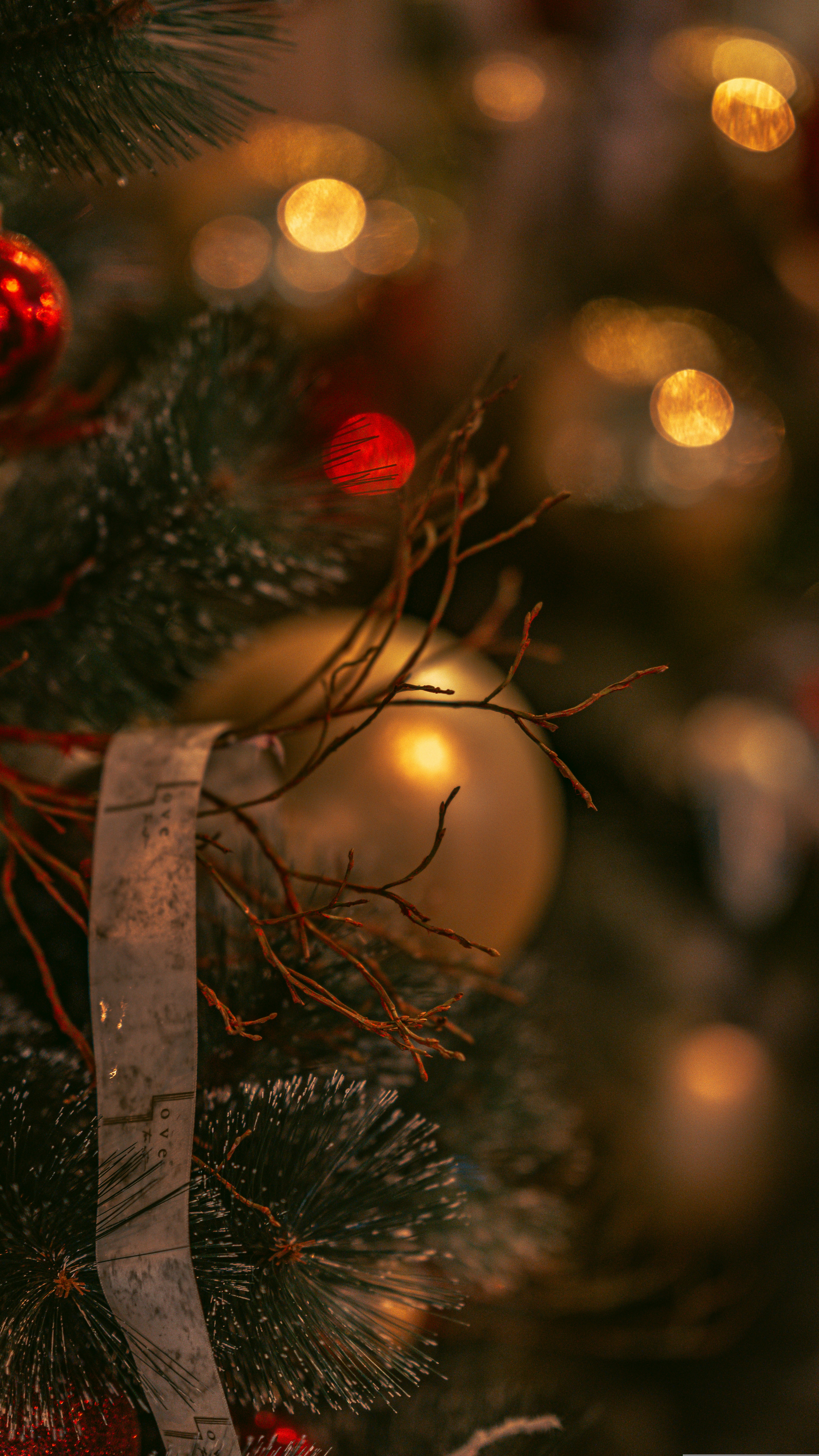 Twinkling Yuletide Glow