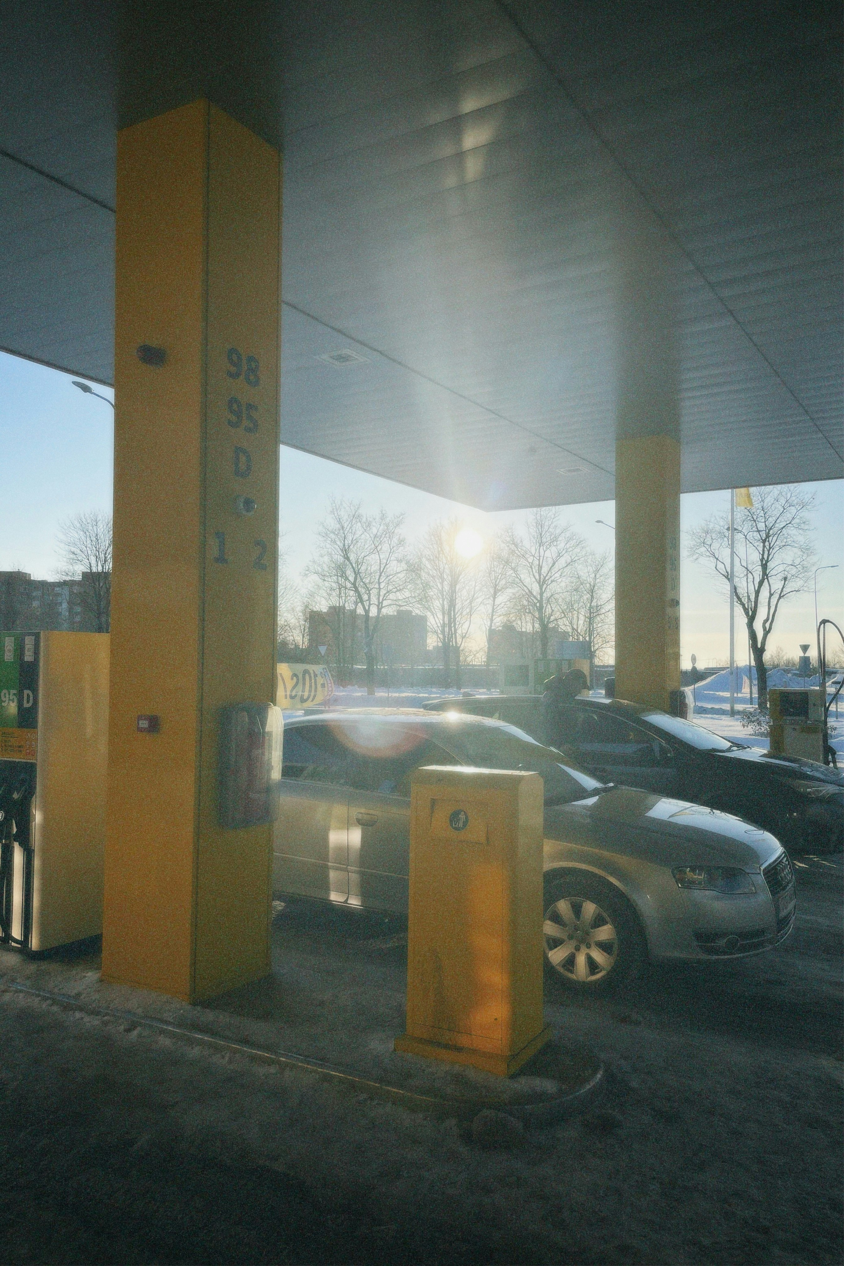 Photo by Maxim Yuryshev with Apple iPhone 12