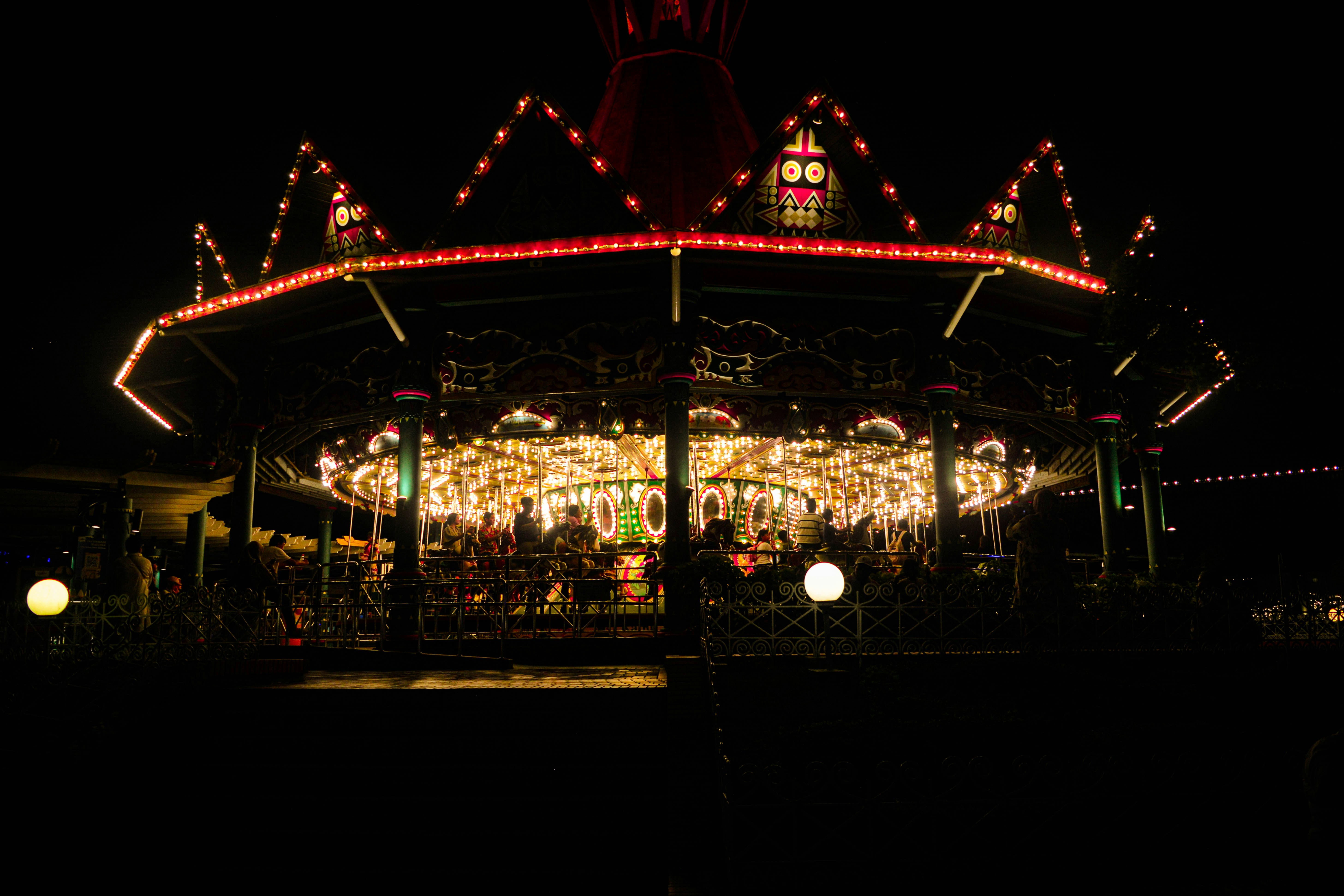 A night in Themepark