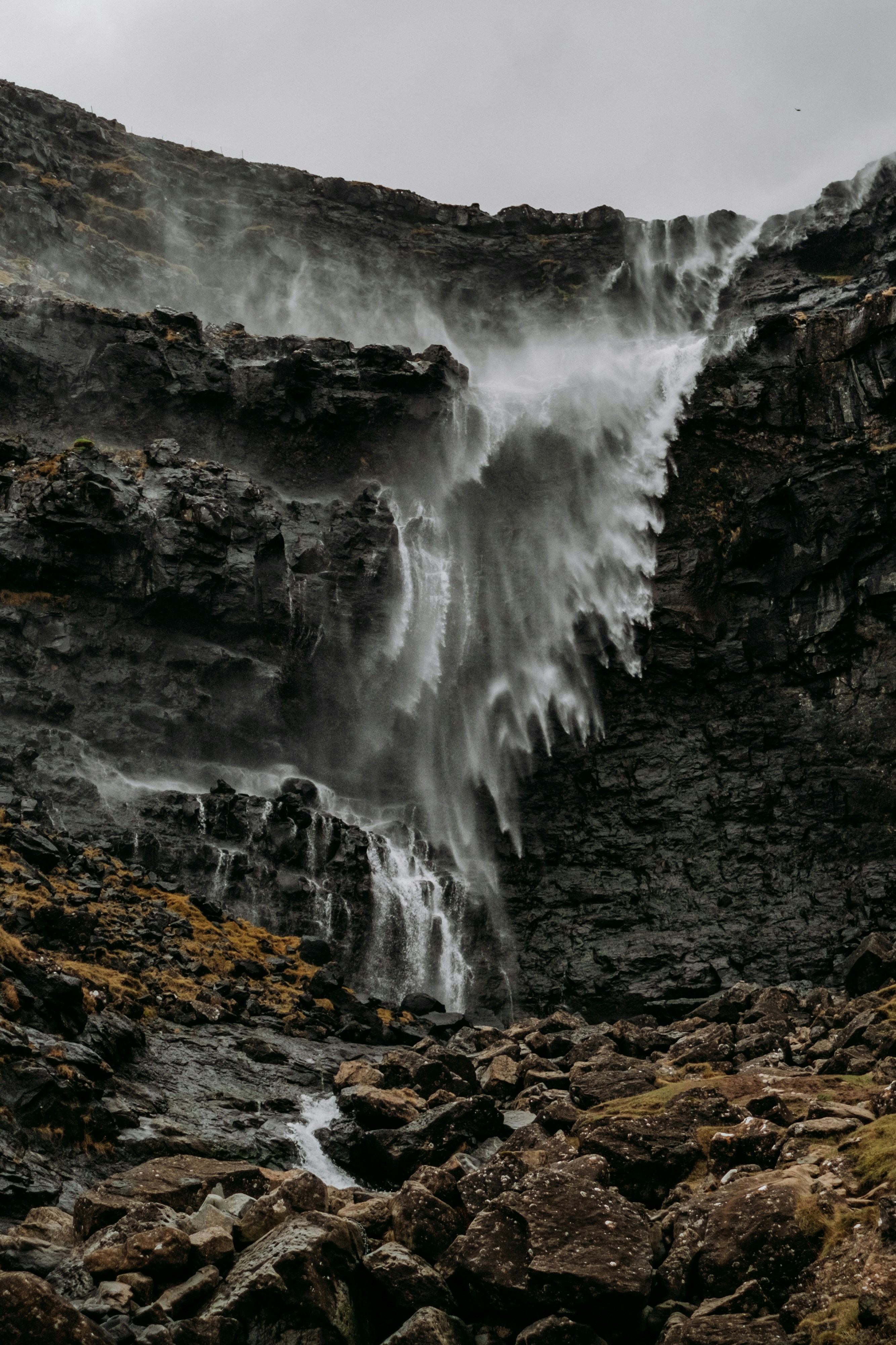 A very tall waterfall with lots of water coming out of it photo – Free ...
