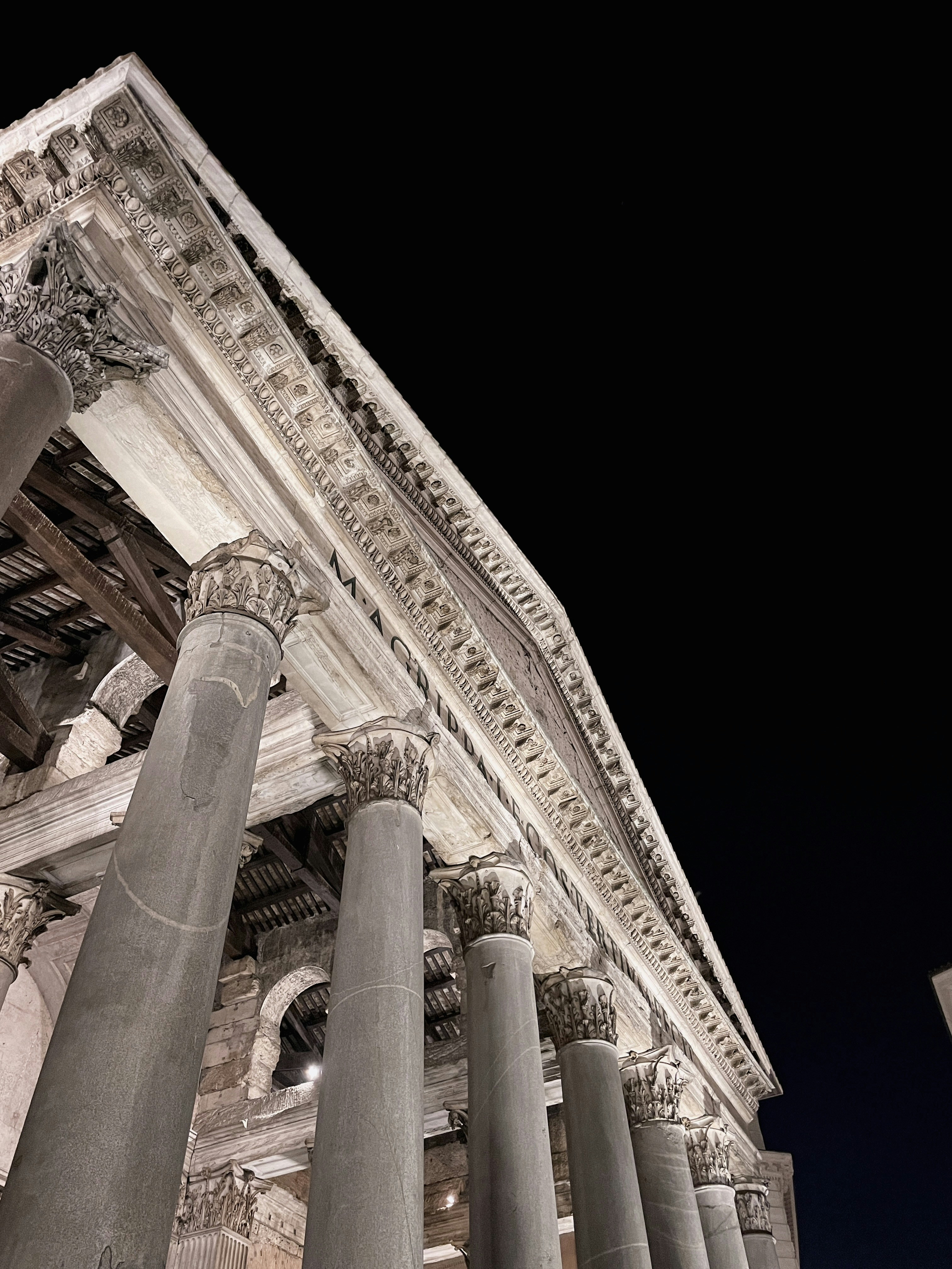 A very tall building with lots of columns photo – Free Pantheon rome ...