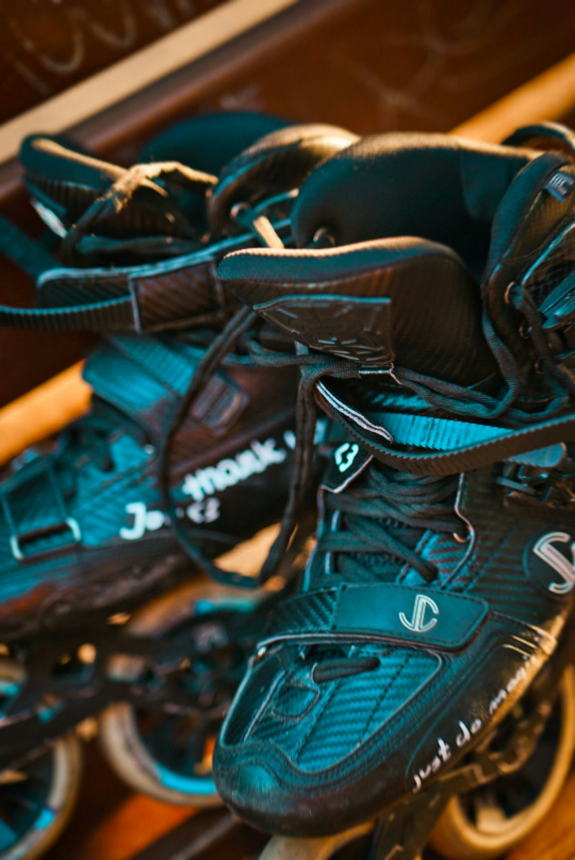 A close up of a pair of roller blades photo – Free Shoe Image on Unsplash