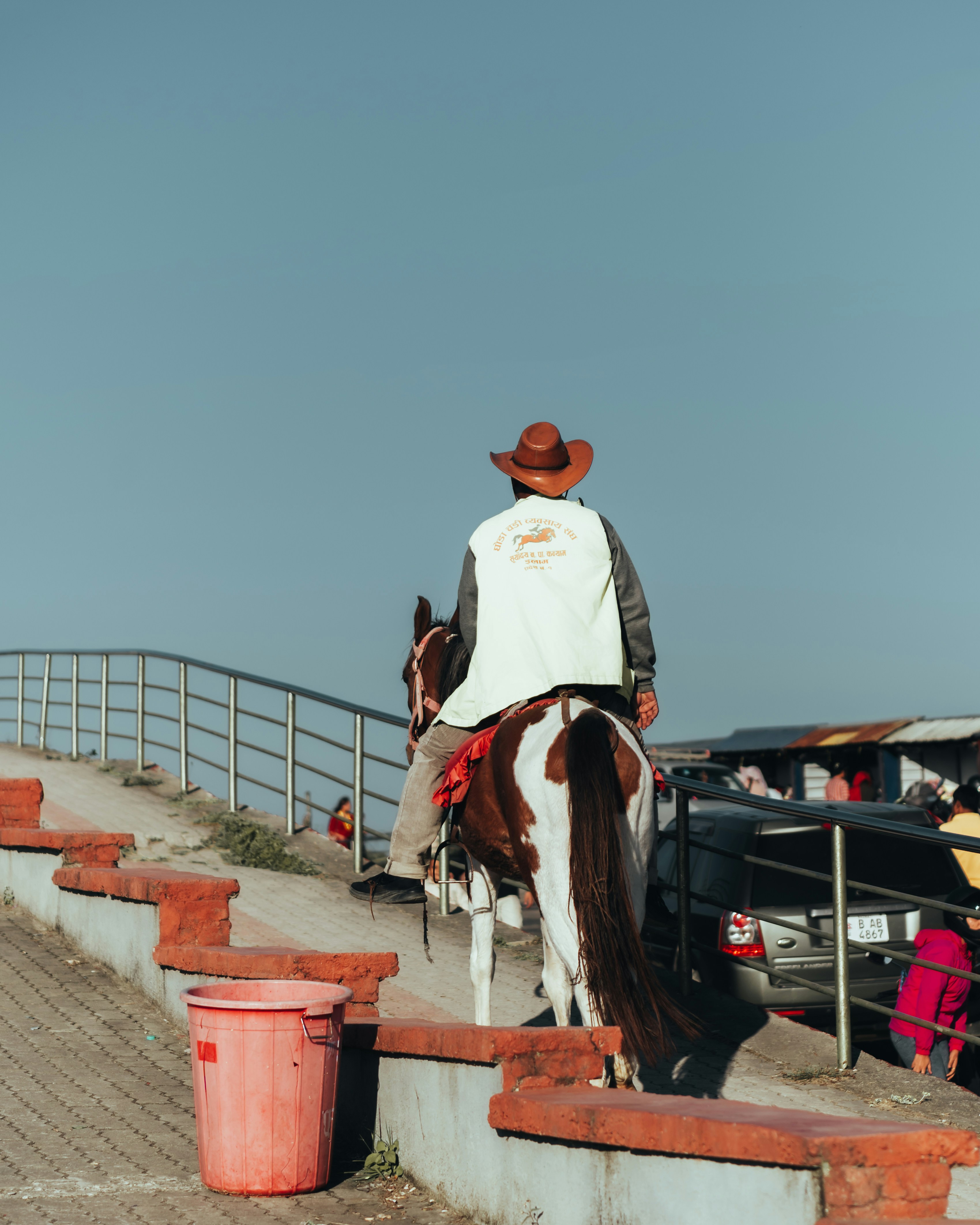 A man is riding a horse down some steps photo – Free Man Image on Unsplash