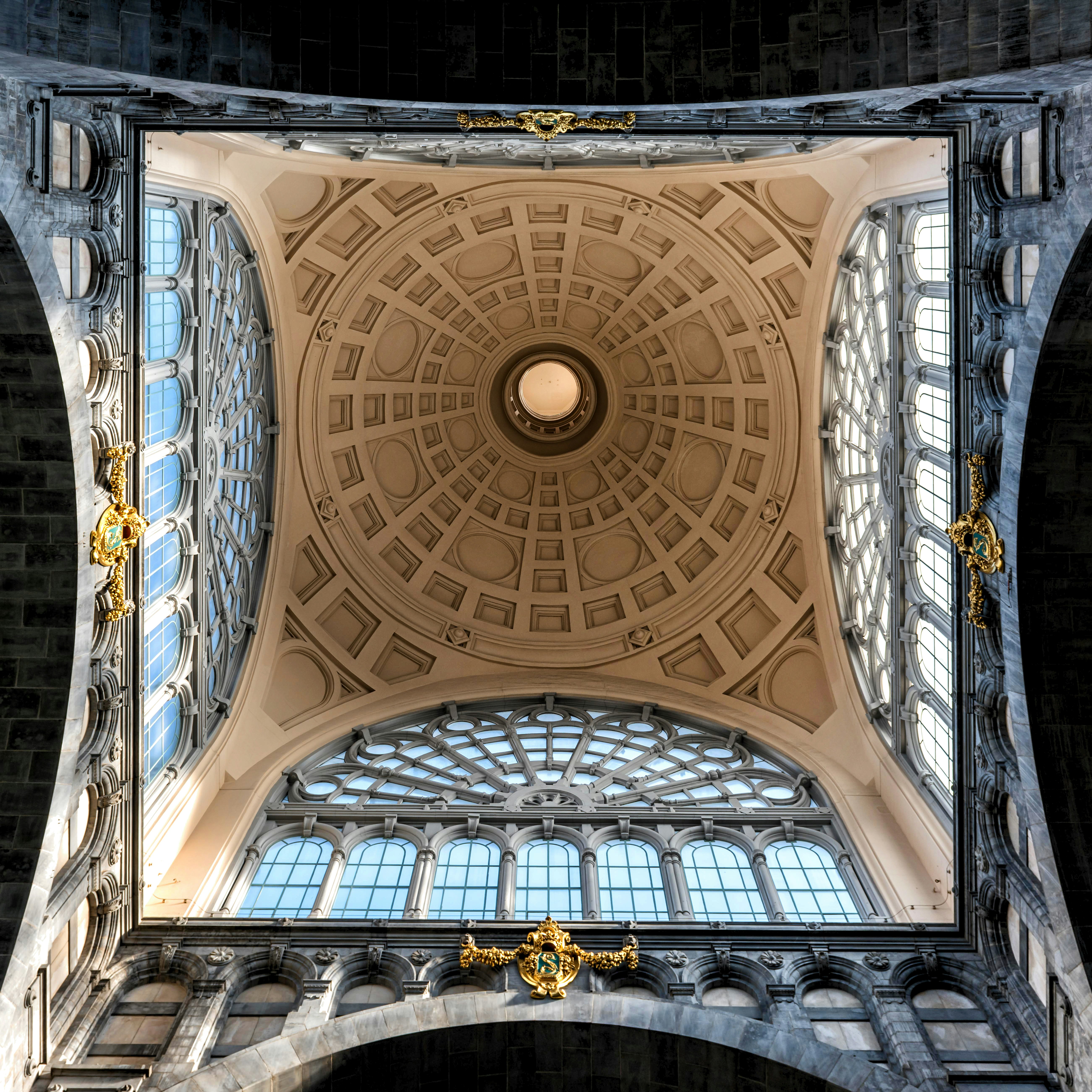 A view of the ceiling of a large building photo – Free Antwerpen Image ...