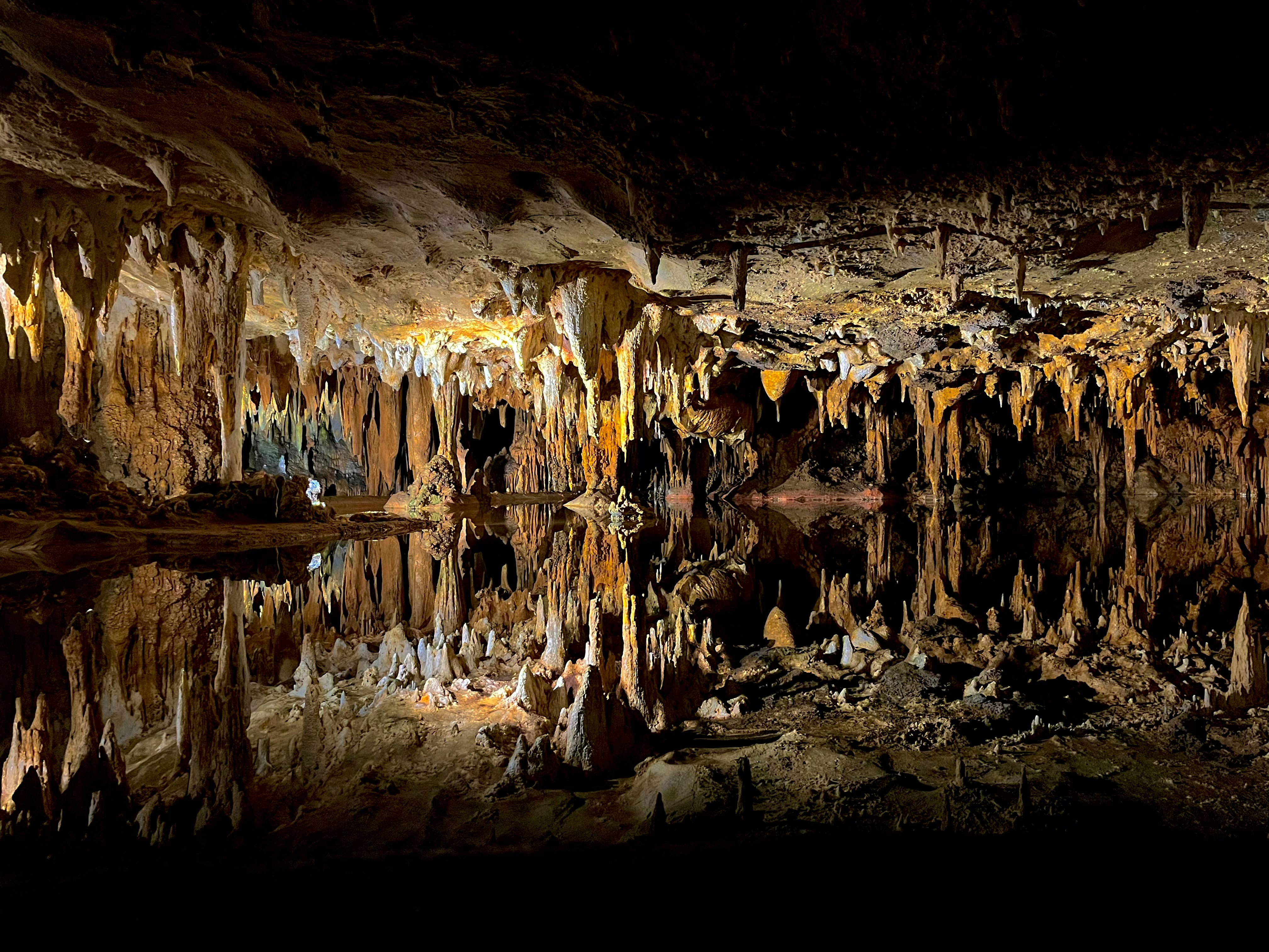 A cave filled with lots of cave like formations photo – Free Luray ...