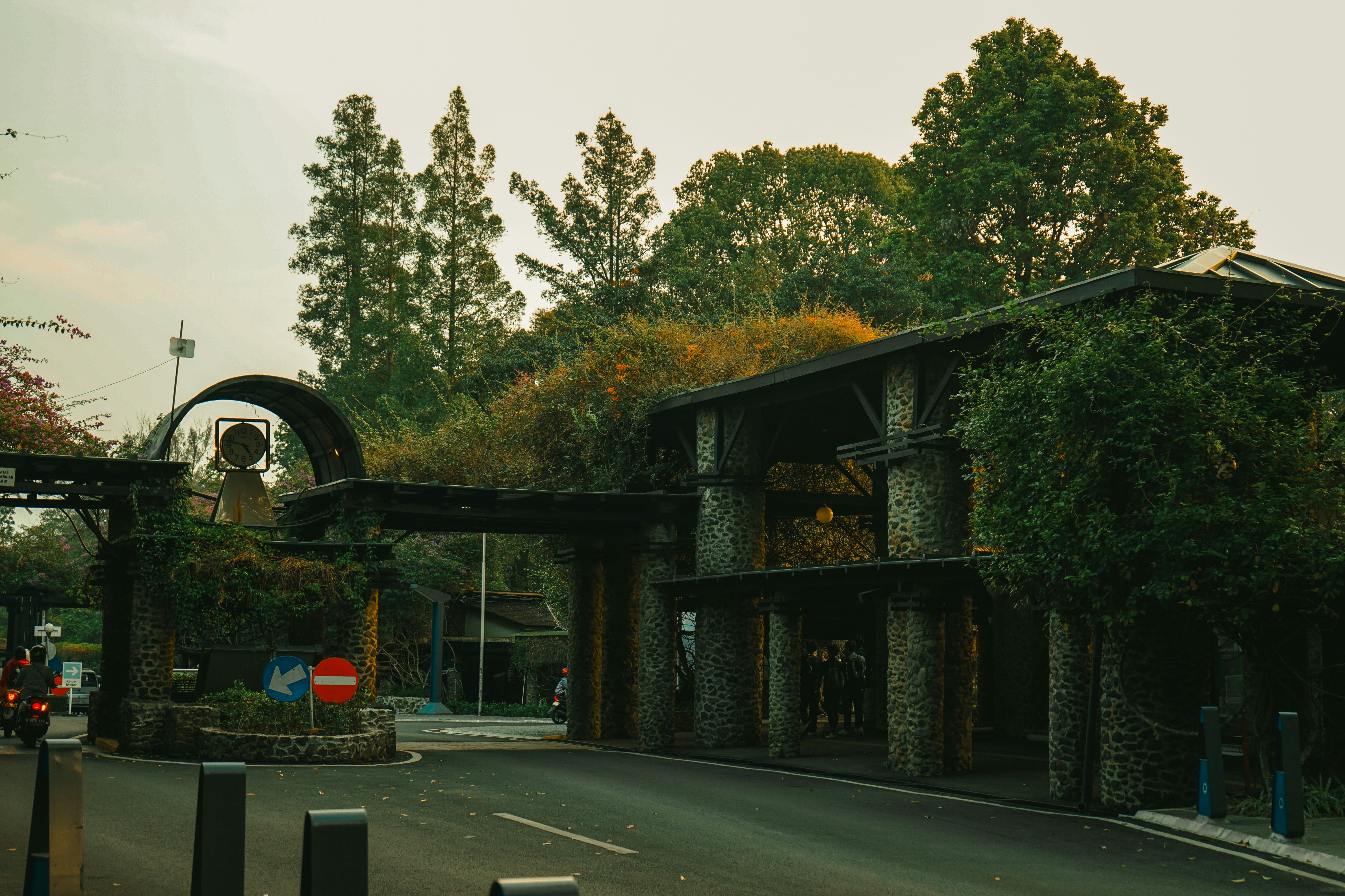 Photo by Jason Tirta with Sony Alpha 7 II