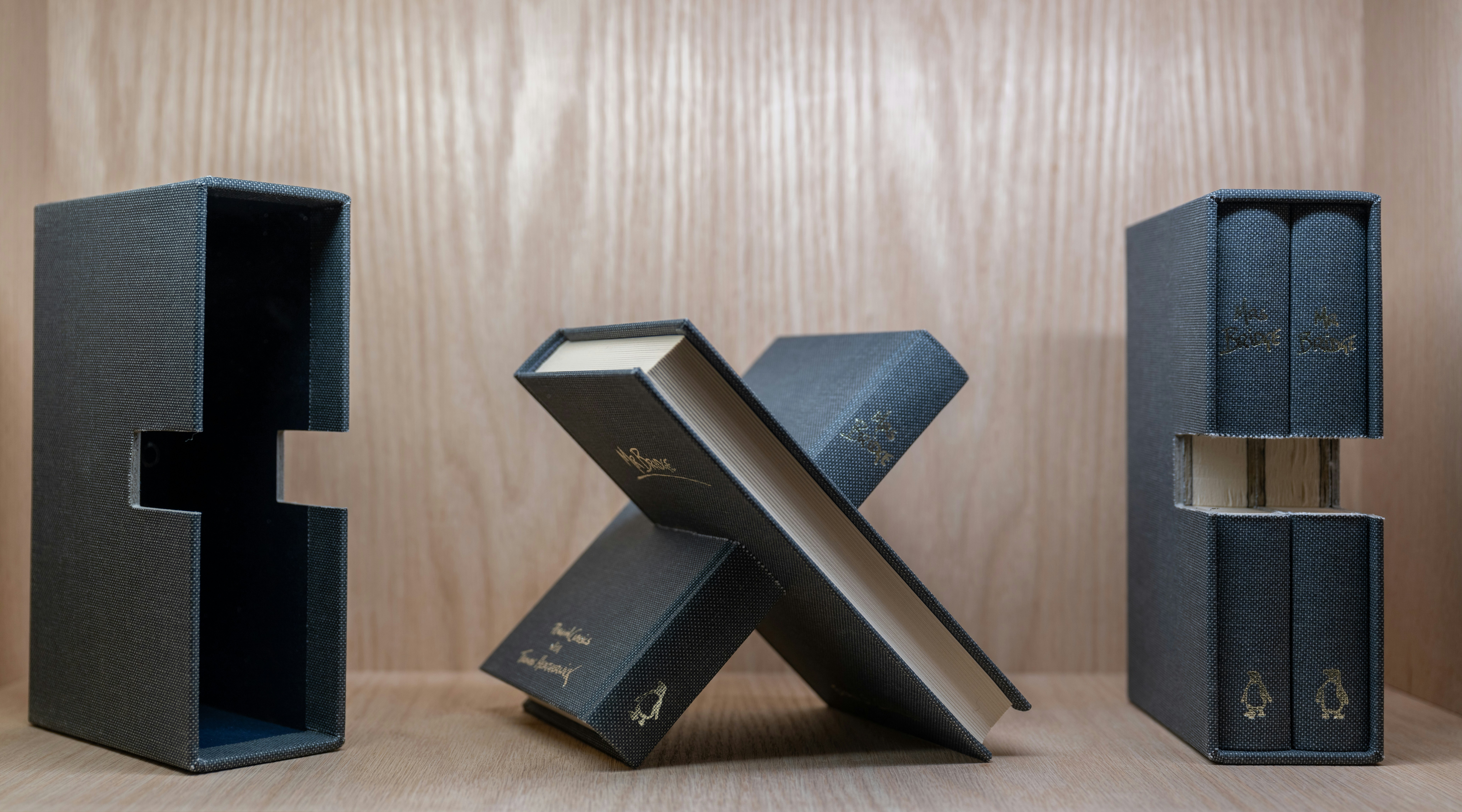 A book that can be placed crosswise