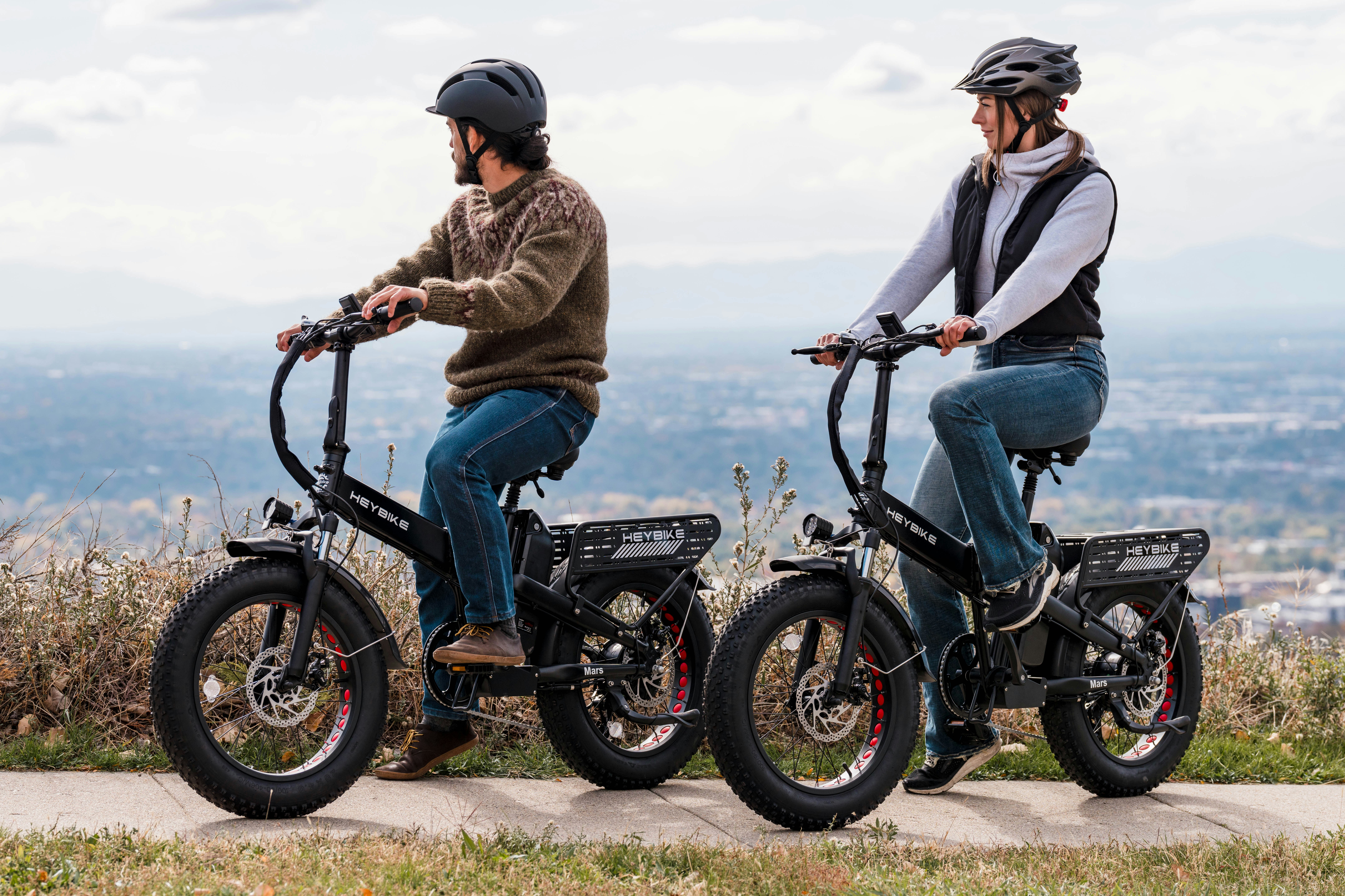 A couple of people that are on some bikes photo – Free Mobility Image ...