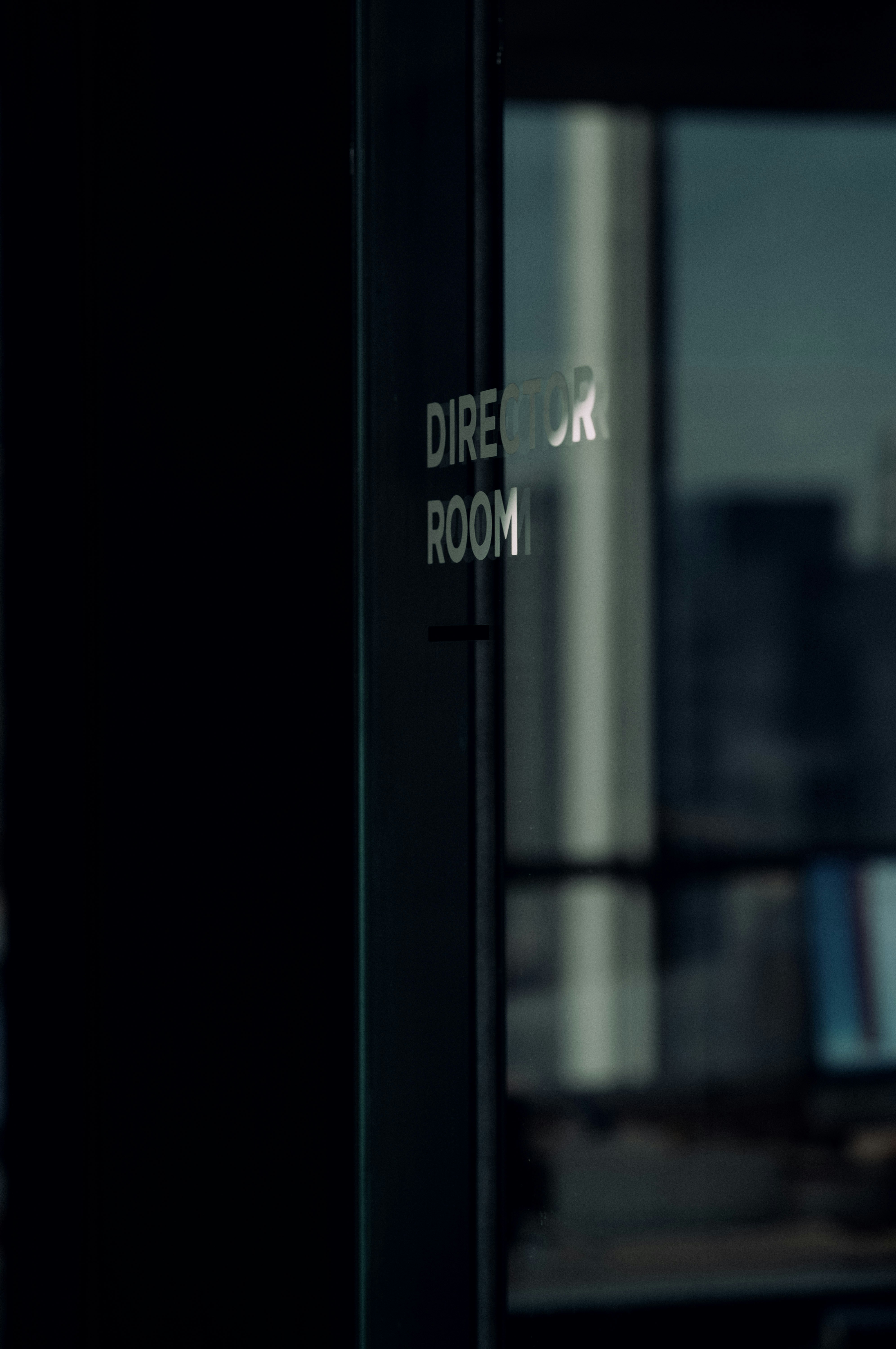 A room with a window and a sign that says direct room photo – Free Grey ...
