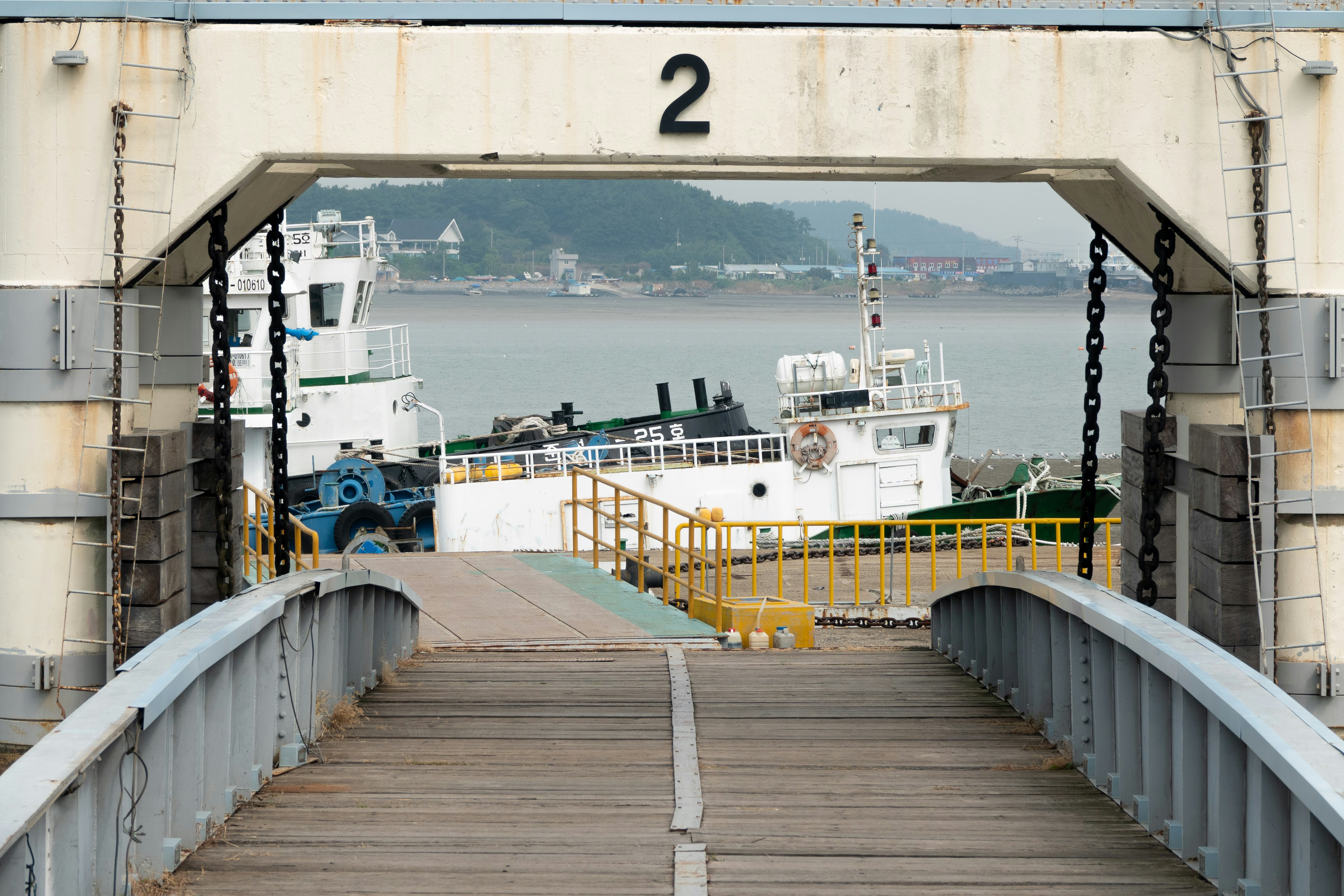 Gate 2 Over the Pier: Framing Boats at a Quiet Harbor