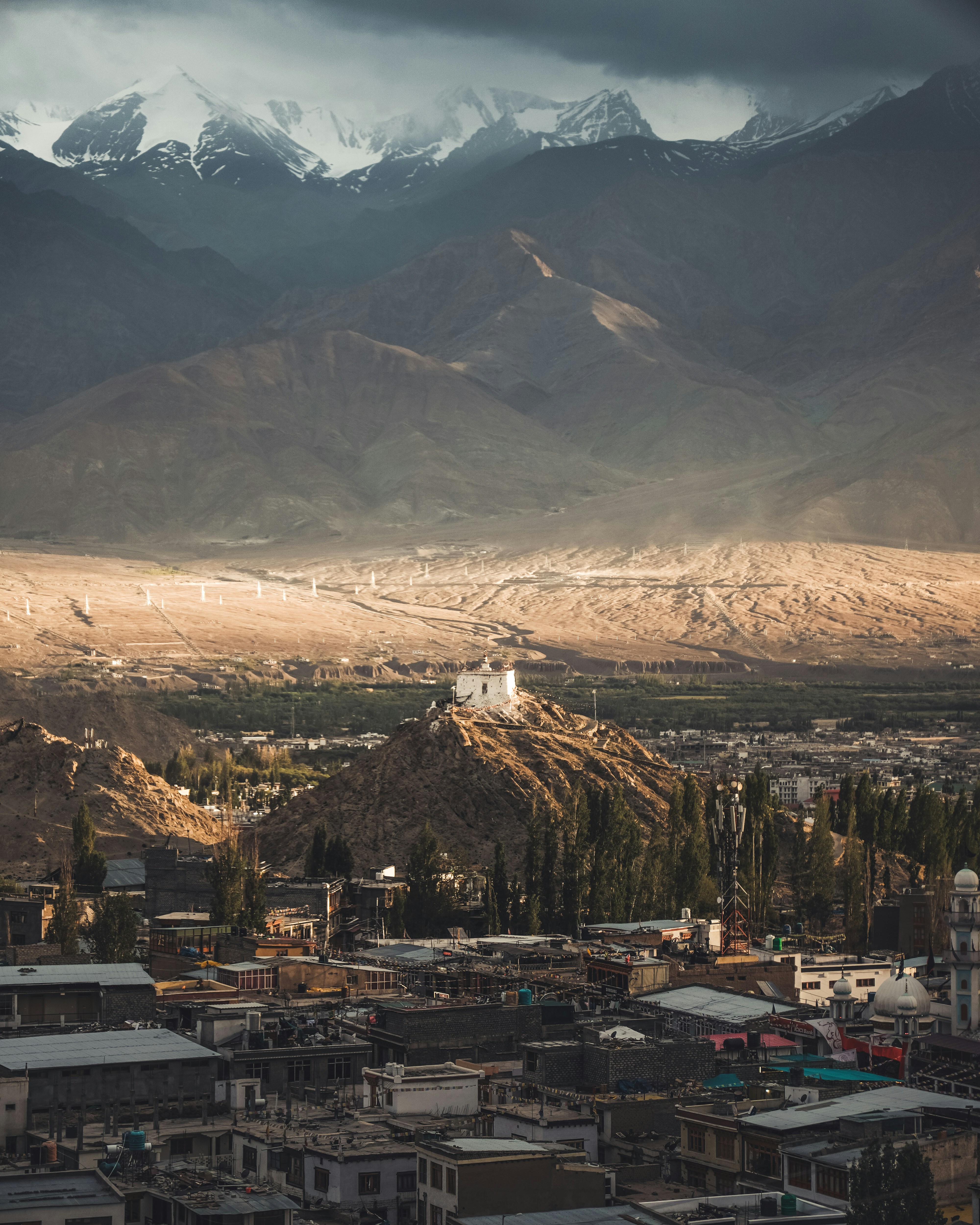 White Fort on the Desert Hill: A Quiet Beacon Above a Mountain Valley