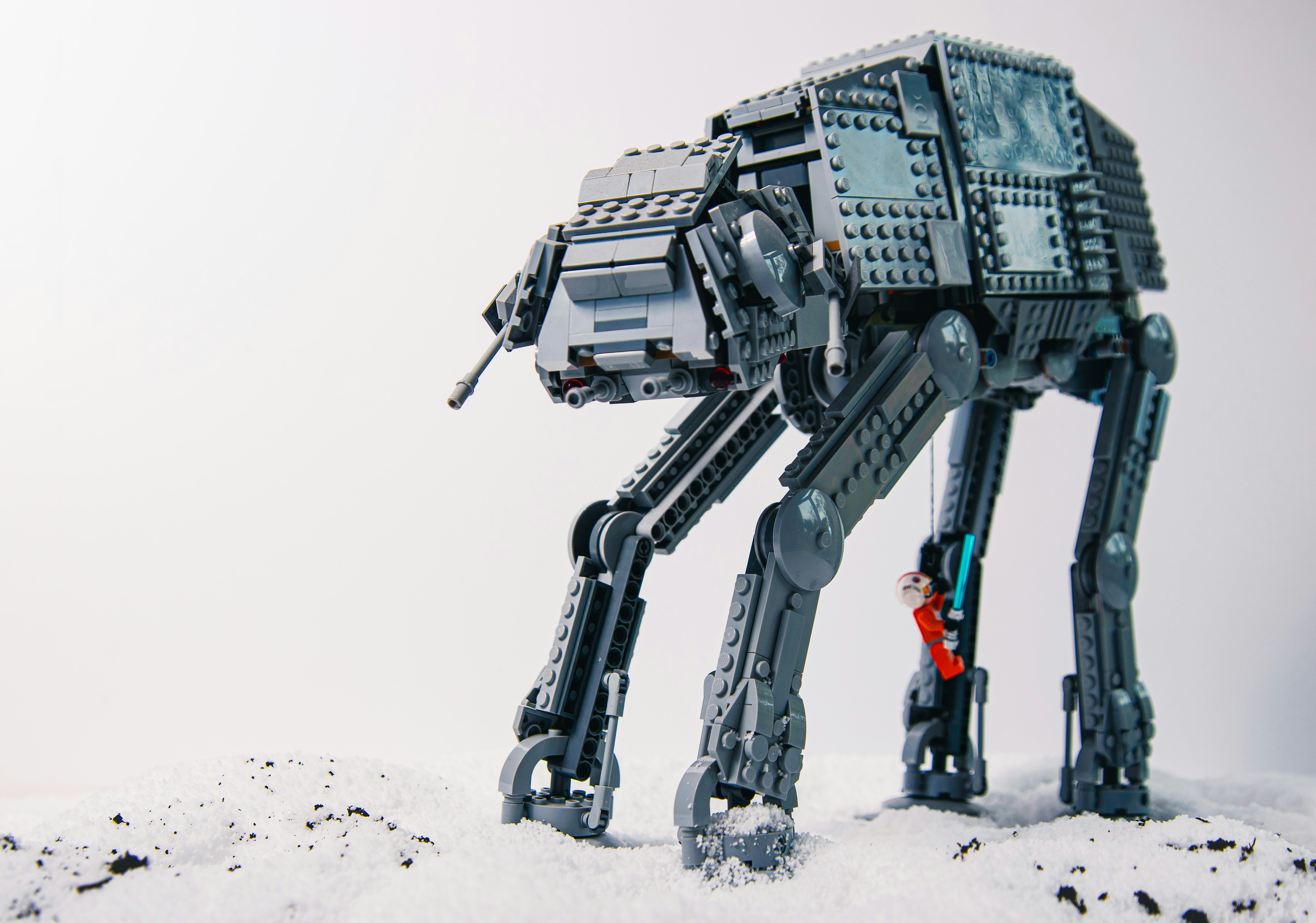 Silent Titan on Snow: LEGO AT-AT Trek Across a Quiet White Plain