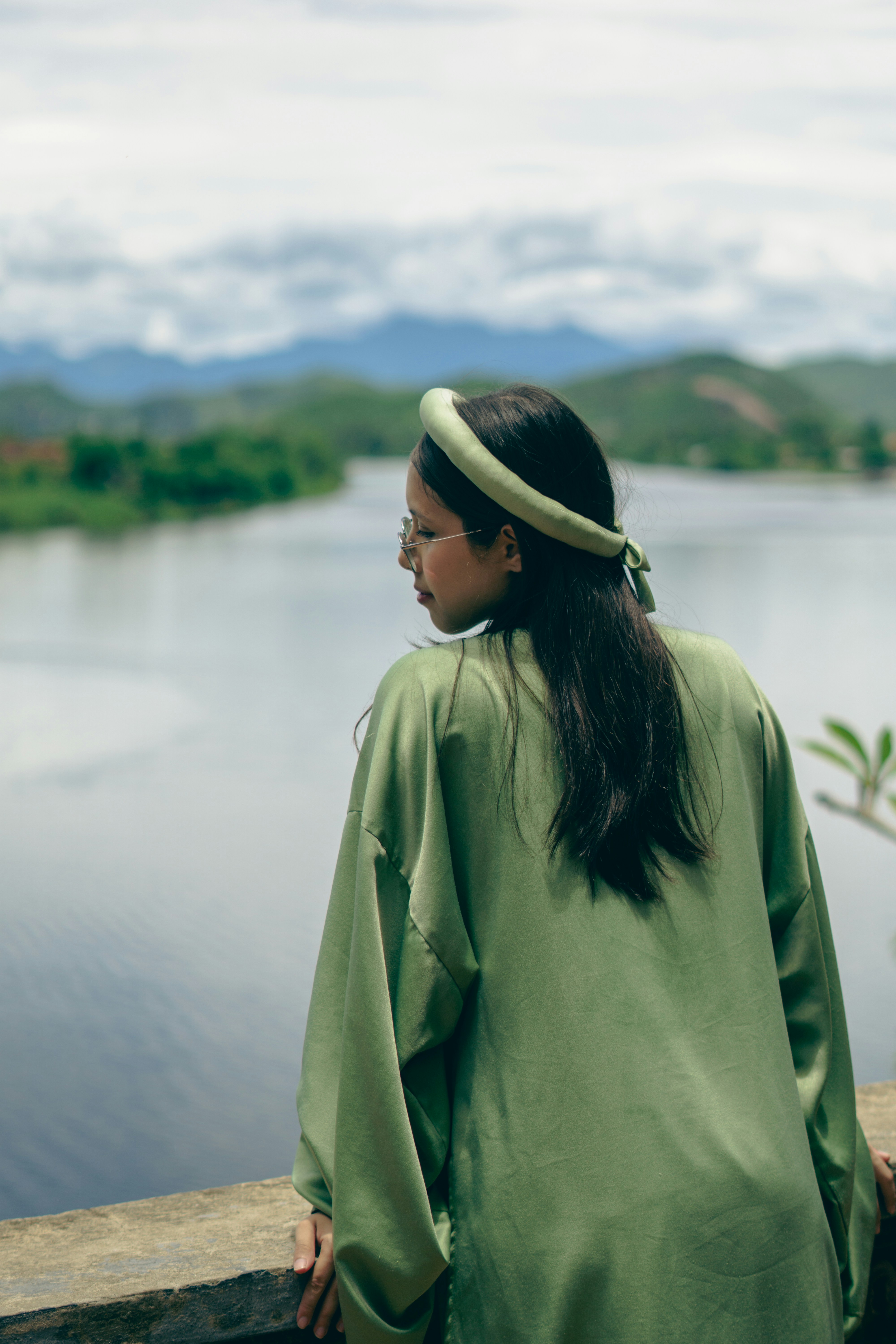 Green-robed Reverie by the Quiet Lake