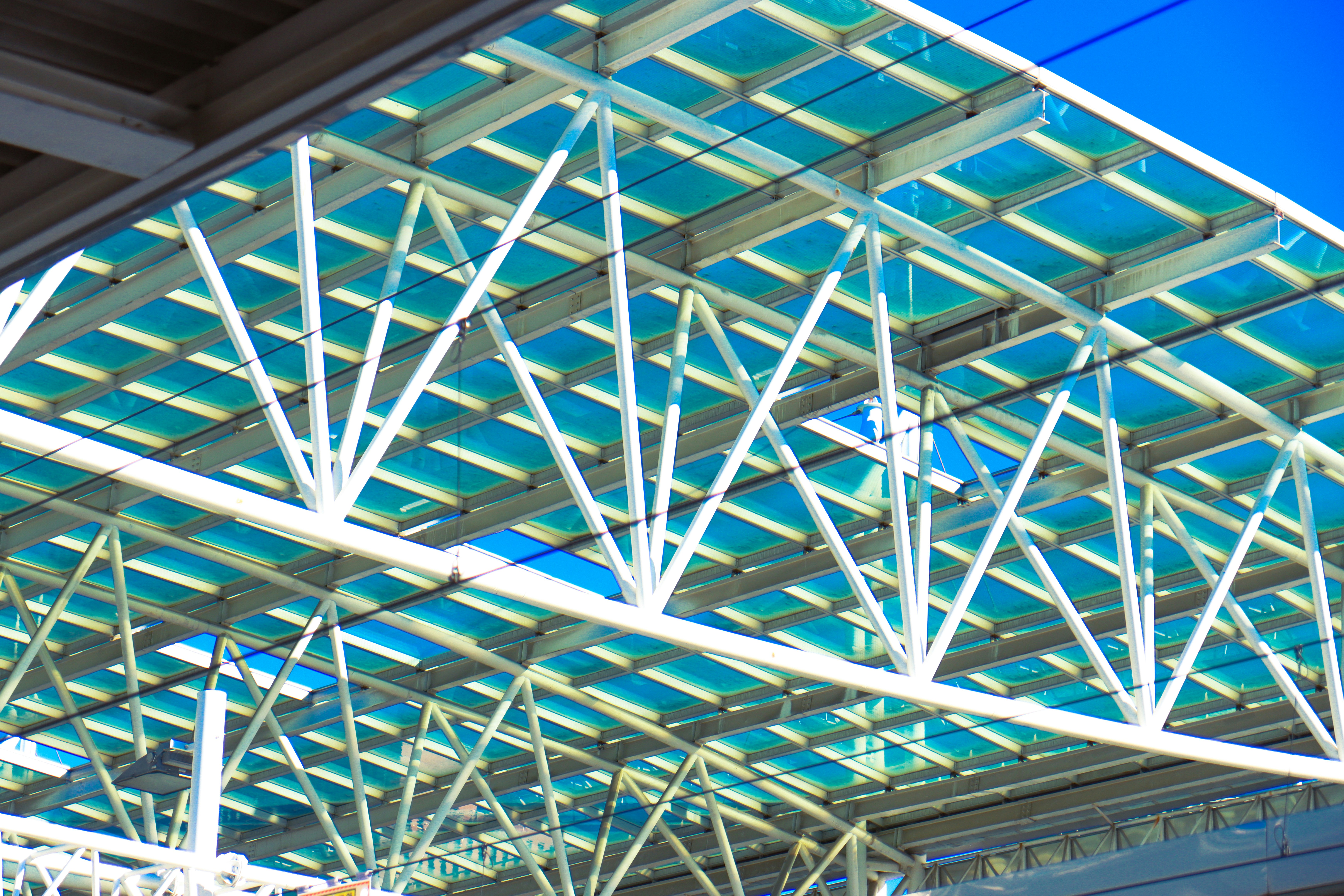 A metal structure with a blue sky in the background photo – Free 서울특별시 ...