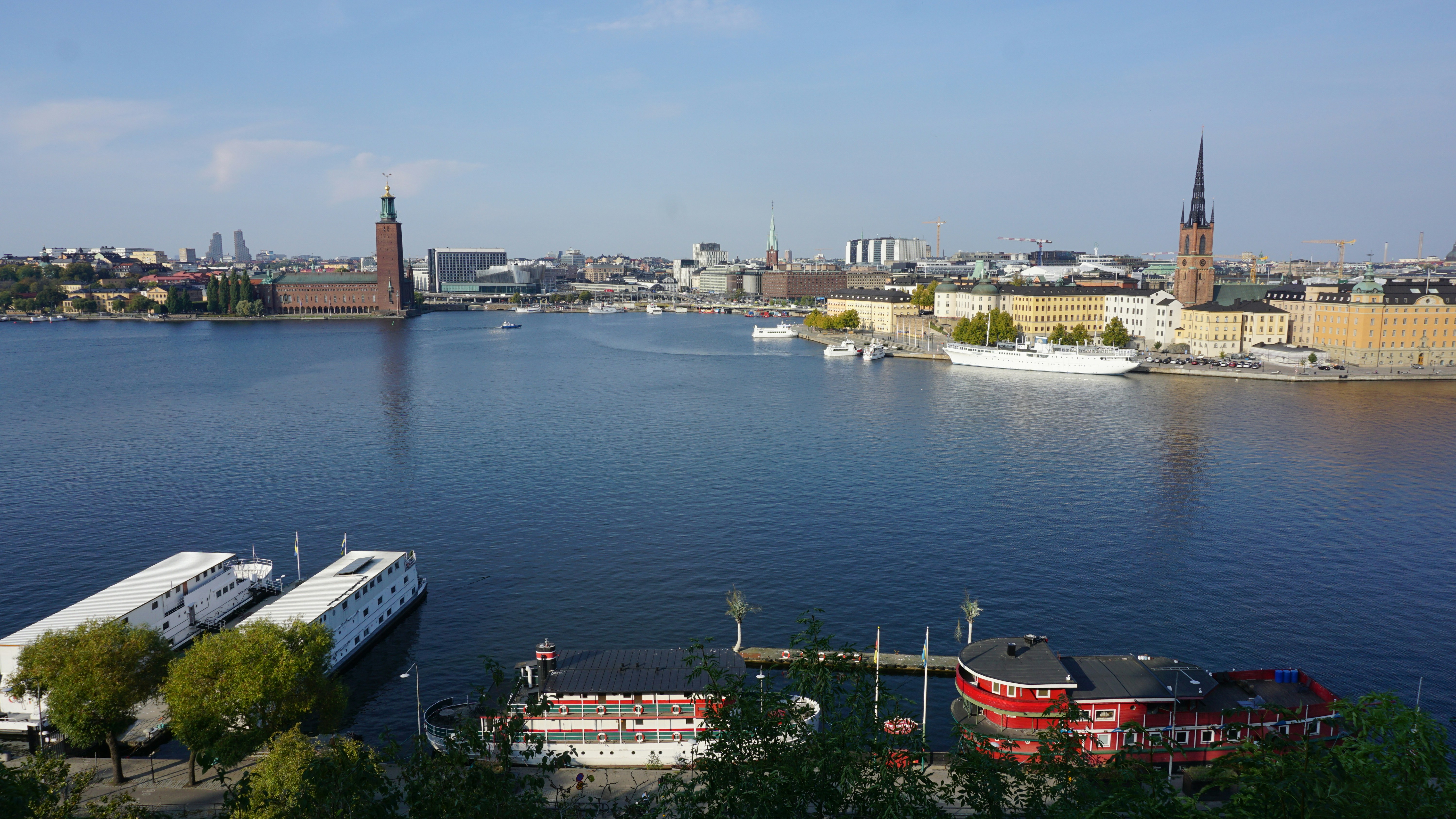 Quaylines: A Calm Harbor Reaches Toward a Historic Skyline