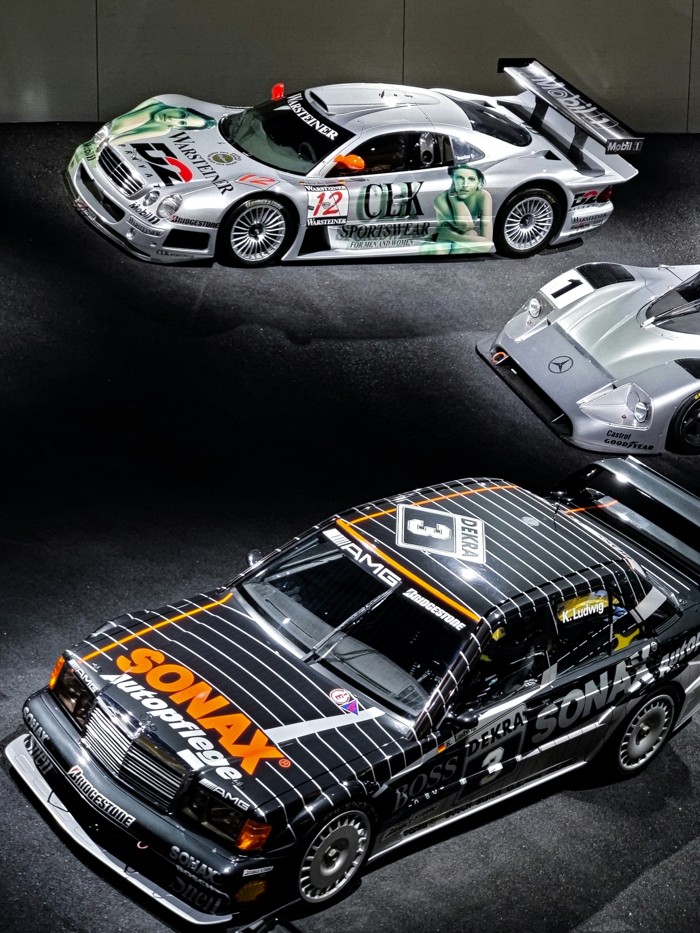 A group of cars that are on display photo – Free Mercedes Image on Unsplash