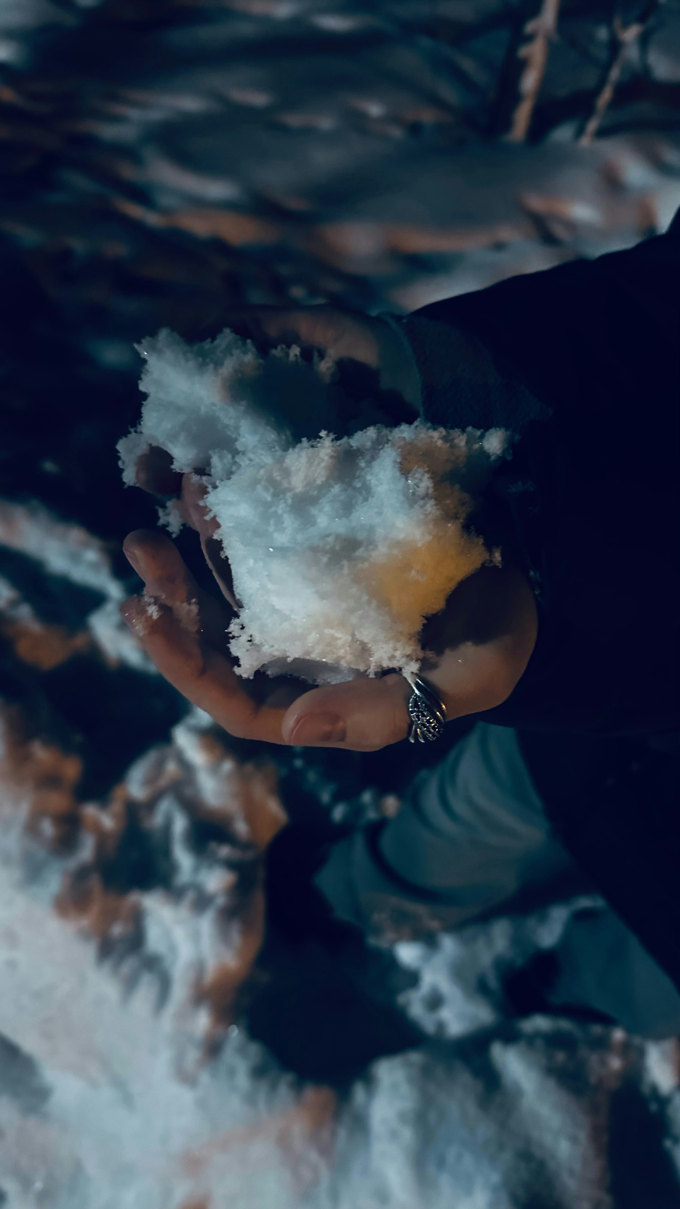 Crystalline Snow in a Quiet Night Grip