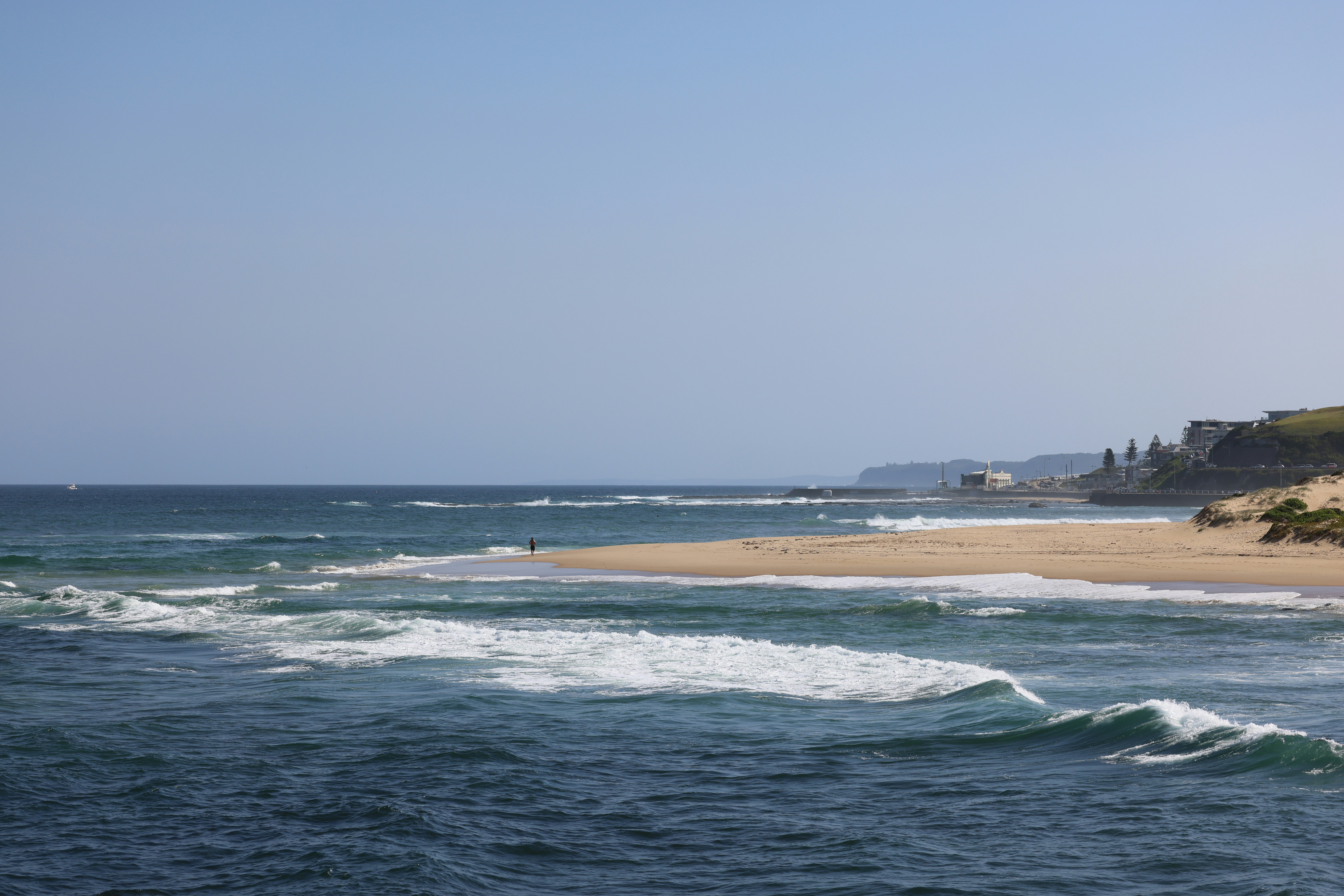 A view of a beach from the ocean photo – Free Beach Image on Unsplash