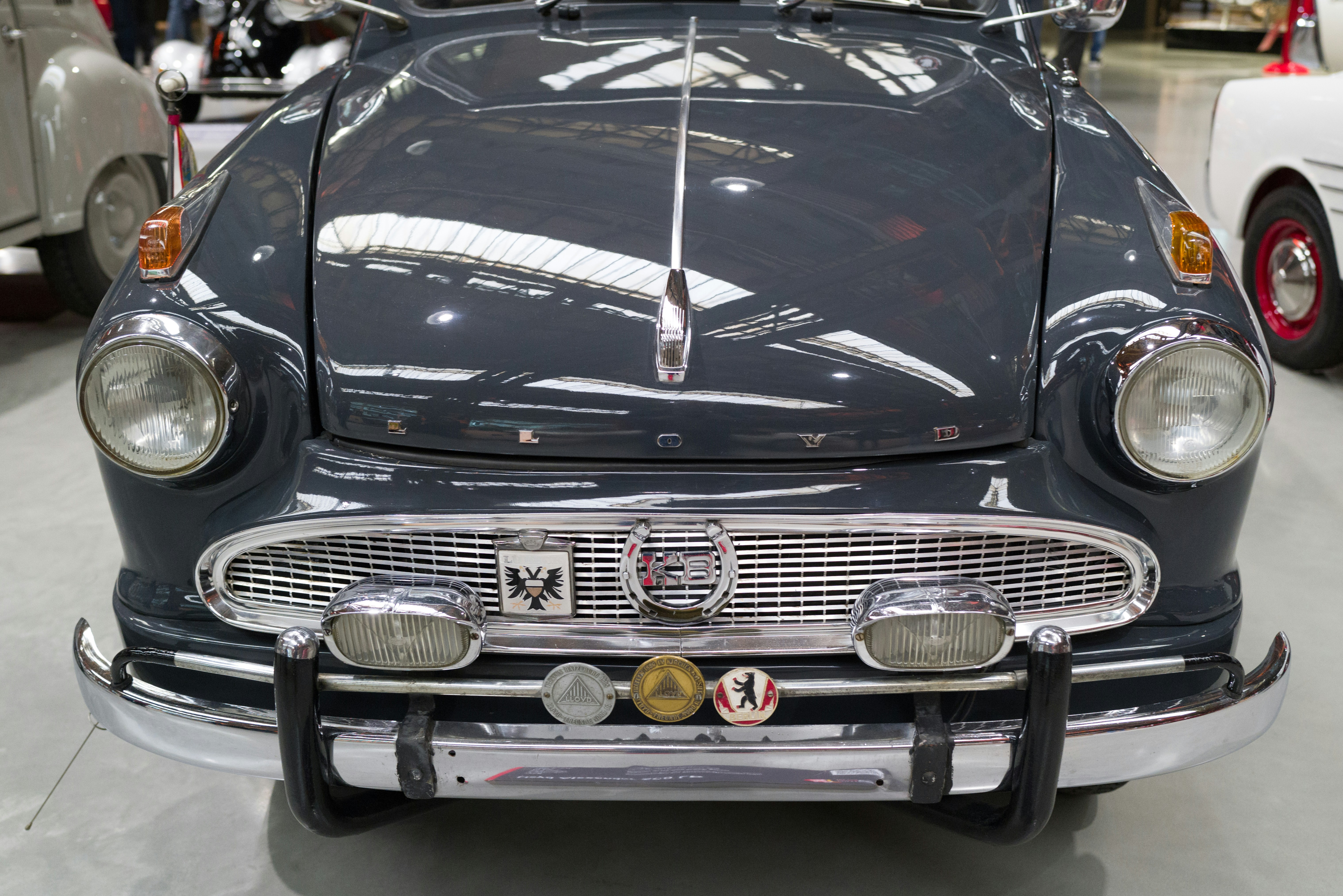 Car Front View Pictures | Download Free Images on Unsplash
