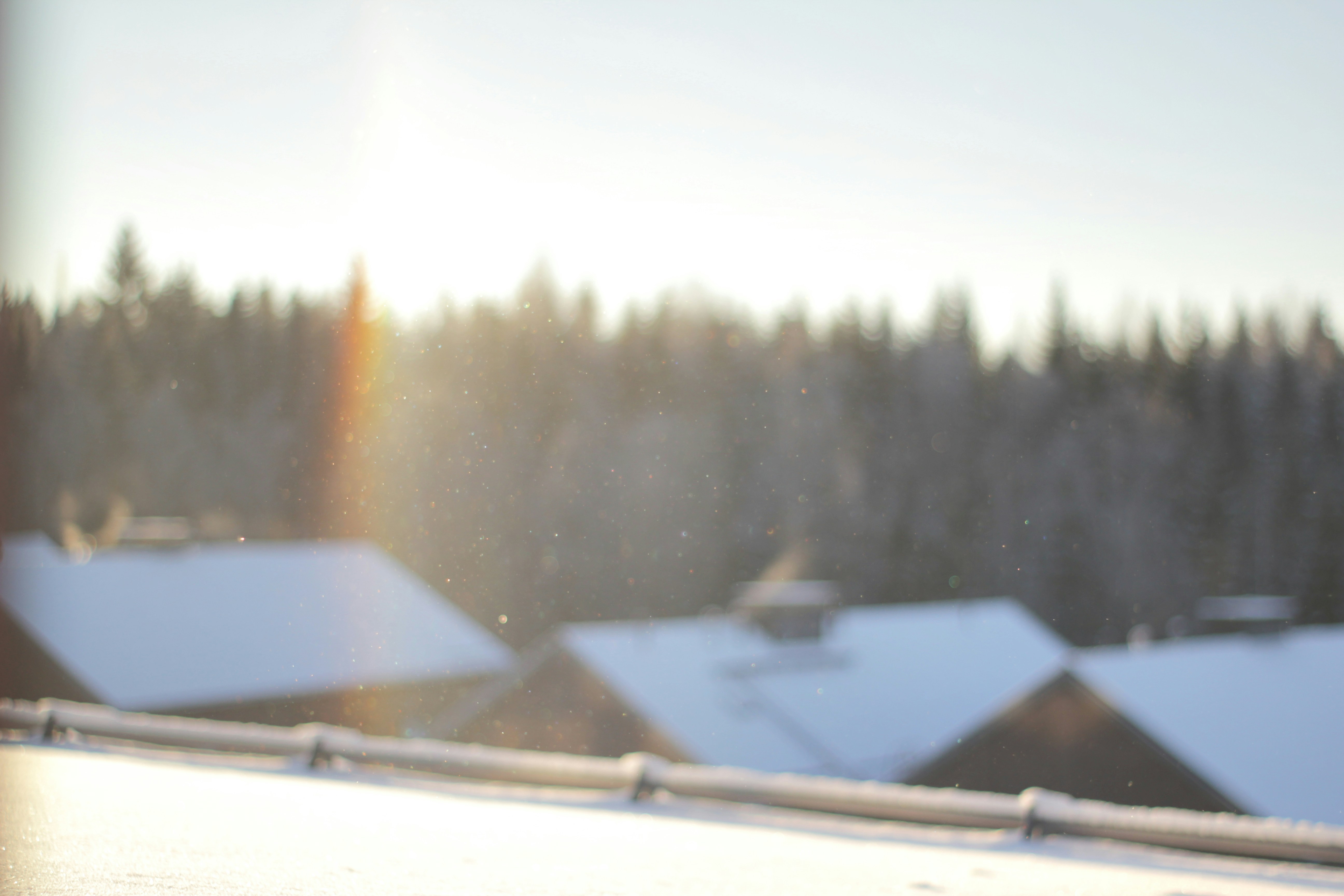 A blurry photo of a snow covered roof photo – Free Snowfall prism Image ...