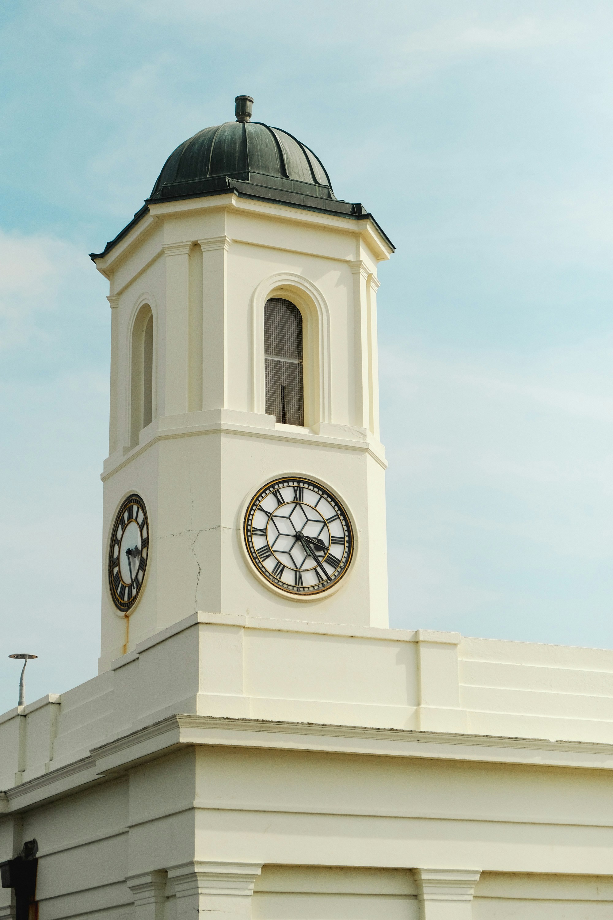 A white clock tower with a sky background photo – Free Clock tower ...