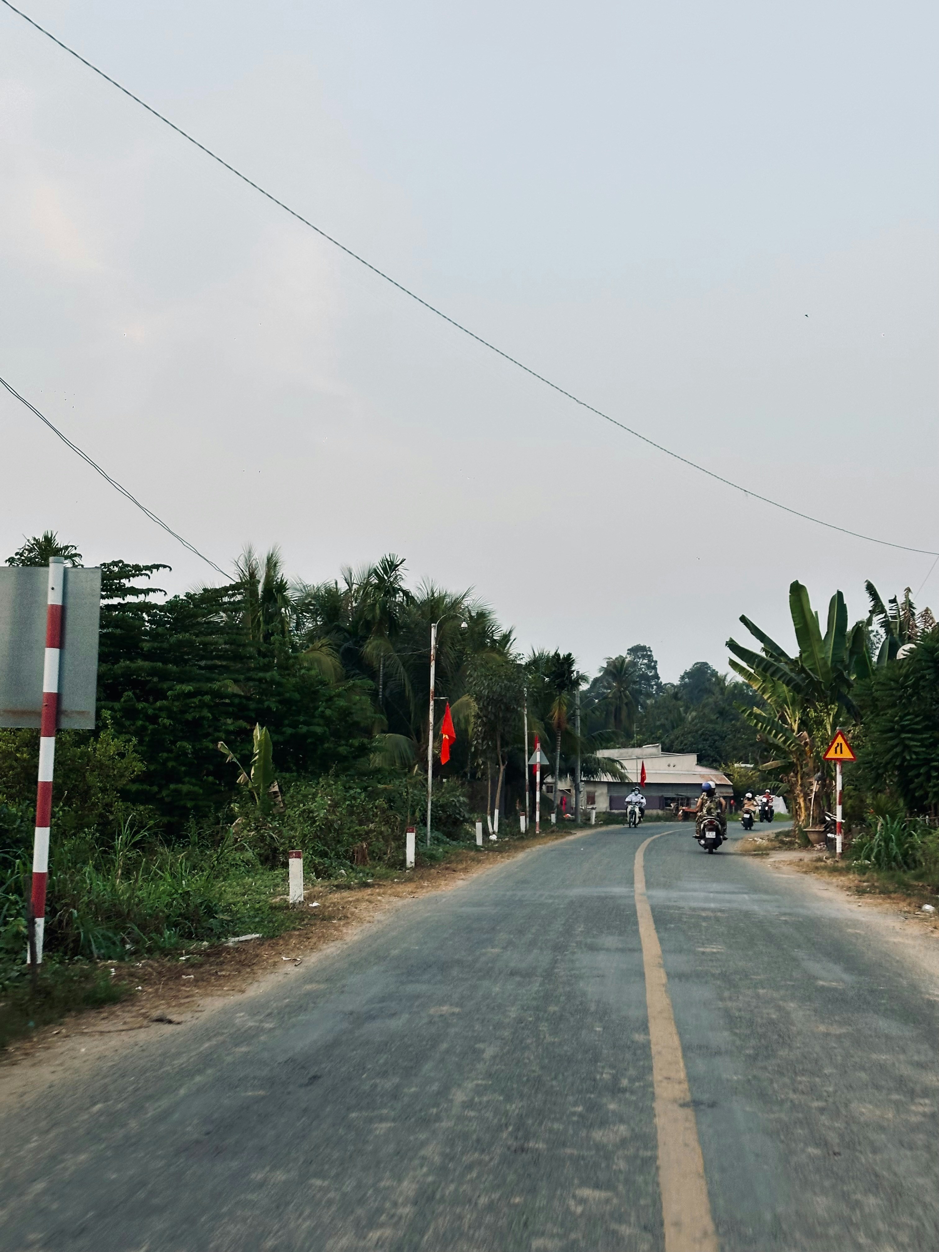 Đường xưa lối cũ