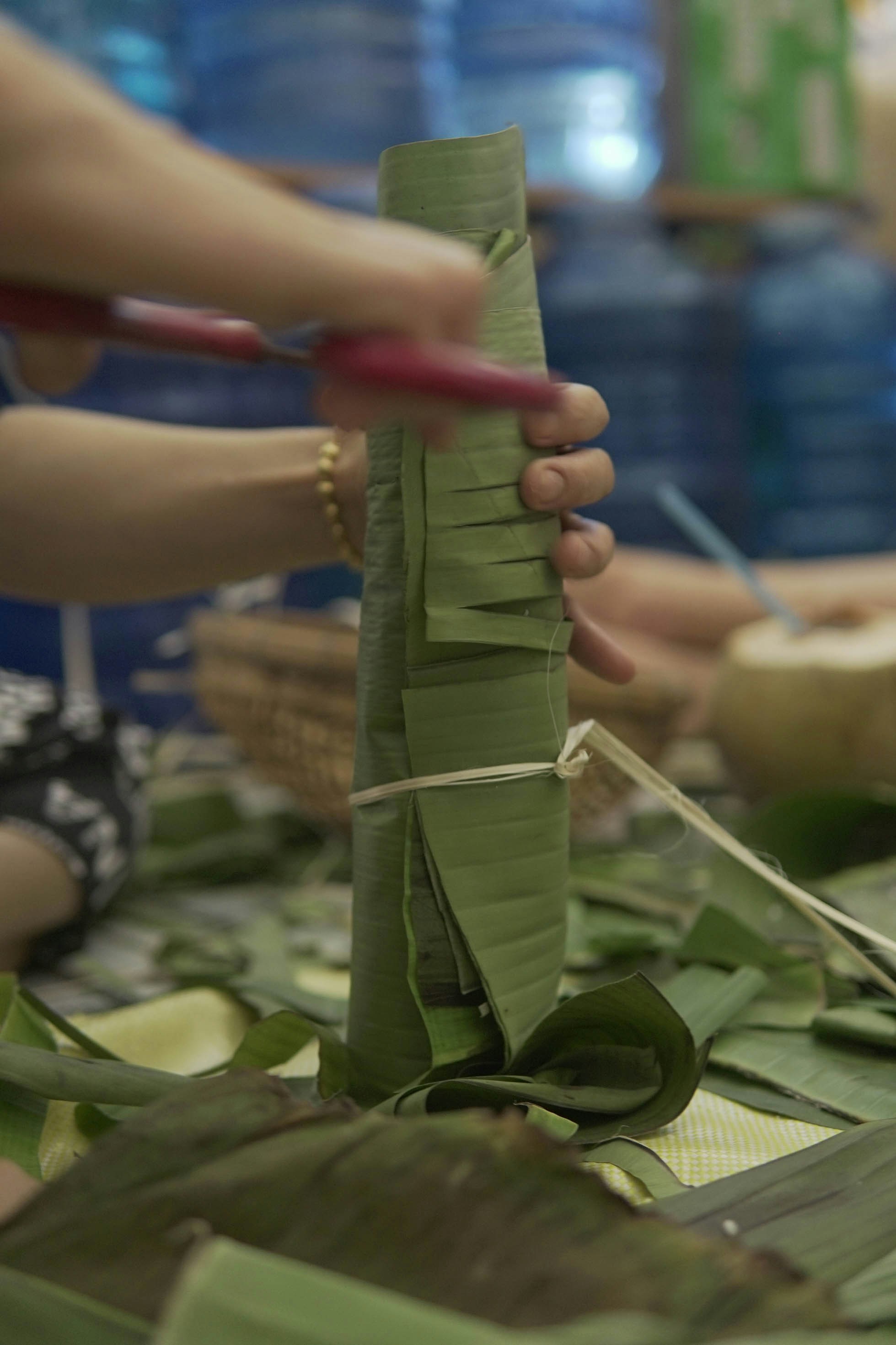 Leaf-Woven Craft in Progress: A Creak of Green Craftsmanship