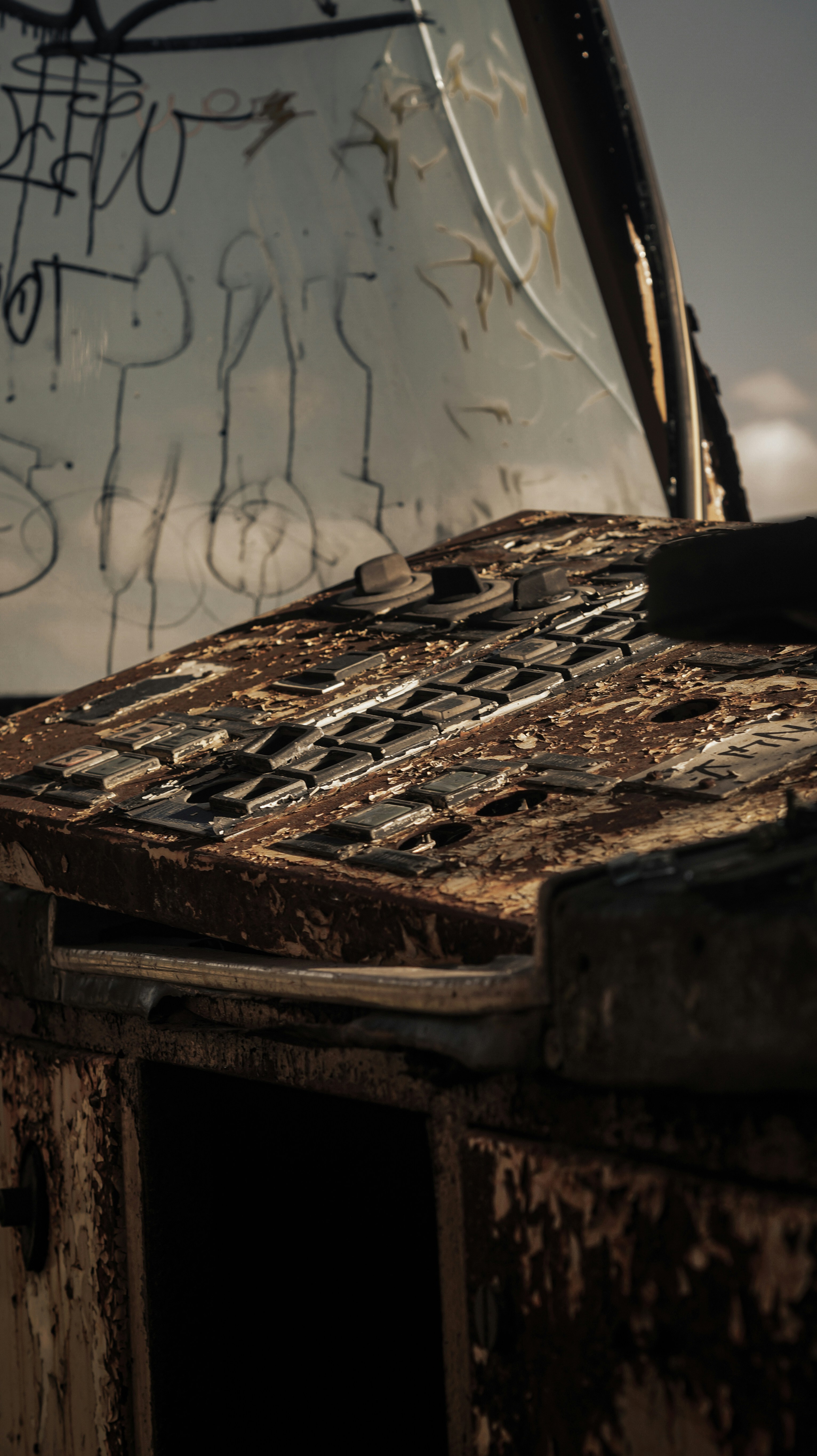 An old rusty box with writing on it photo – Free Poprad Image on Unsplash