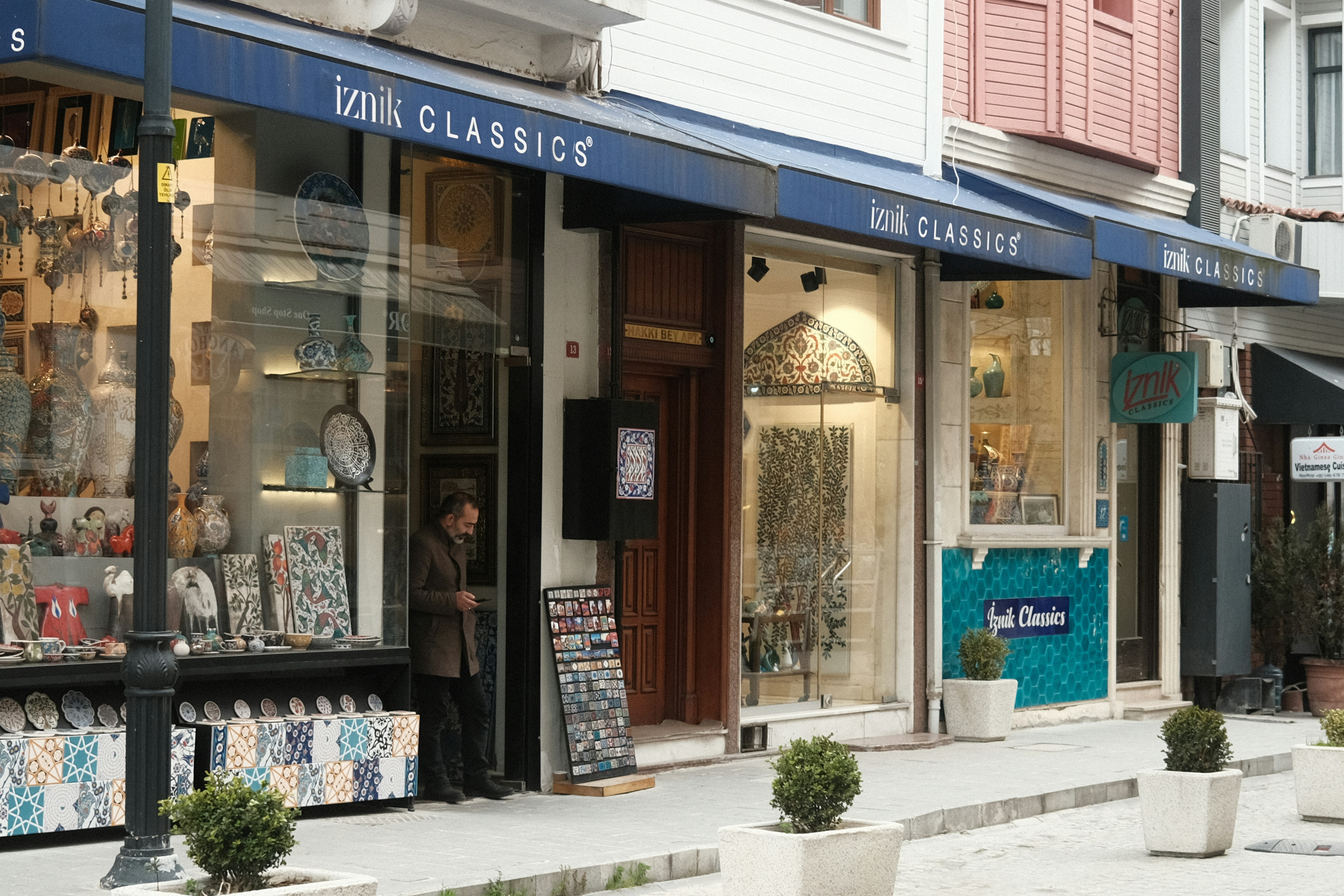A store front with many items on display photo – Free Art Image on Unsplash