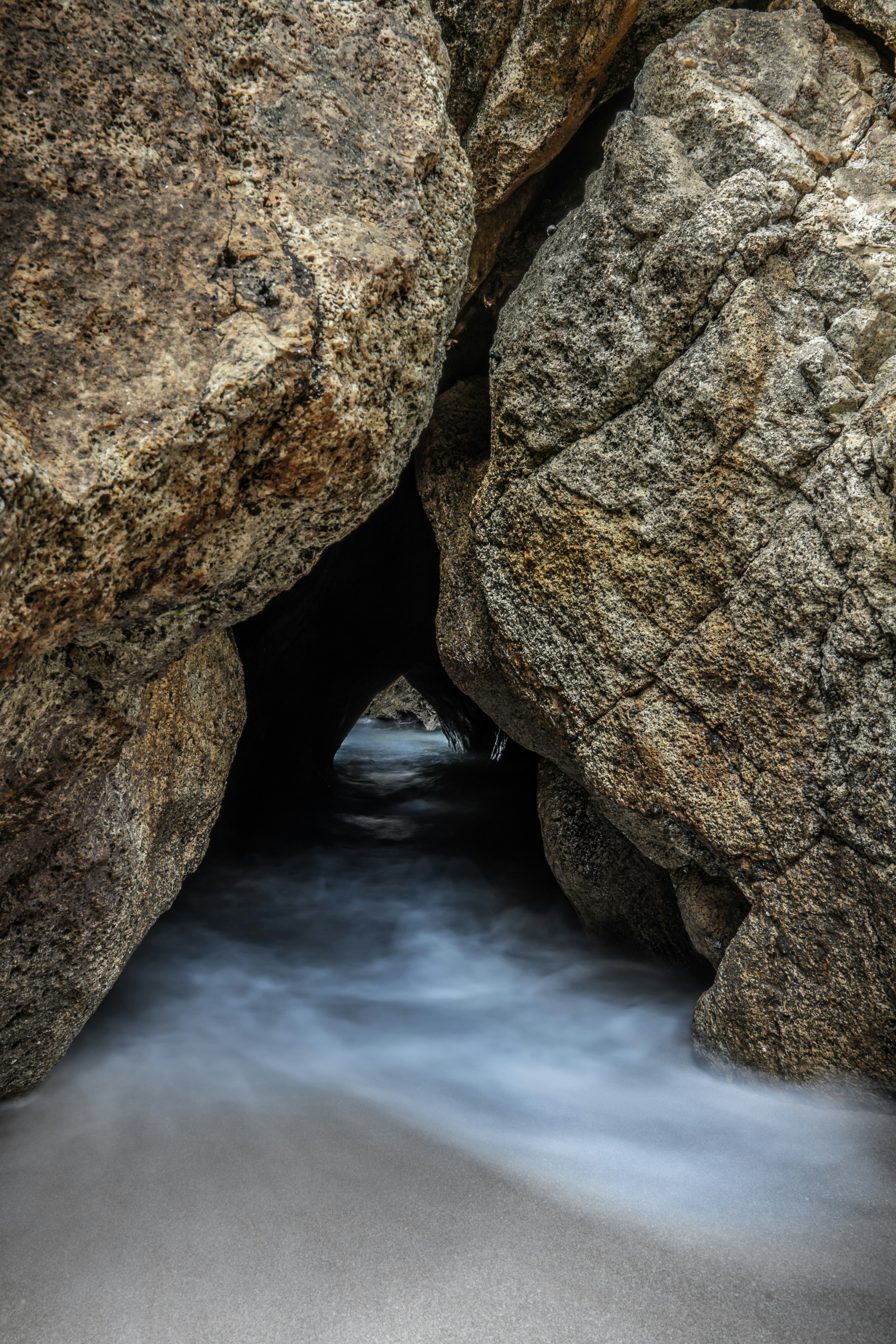Pokohino Bay is an absolute hidden gem located in the Coromandel Peninsula. One of the highlights of this beach is the magical cave nestled at the edge of the bay. Exploring the cave is a great experience, inside, you'll hear the soothing sound of waves echoing through the cavern. It's a great place to unwind, enjoy the beauty of nature, and maybe even discover some interesting marine life in the tide.