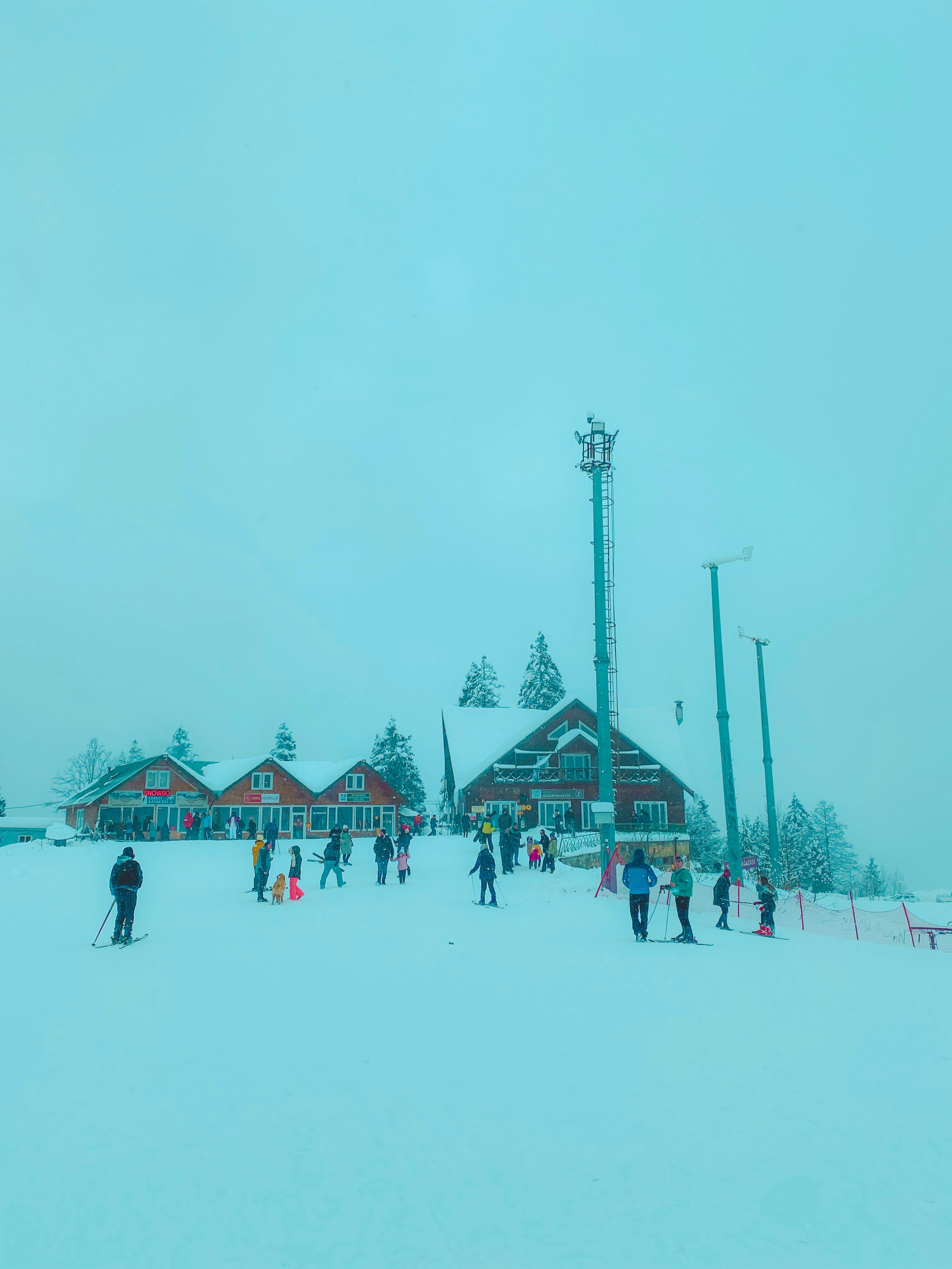 People Skiing Pictures | Download Free Images on Unsplash