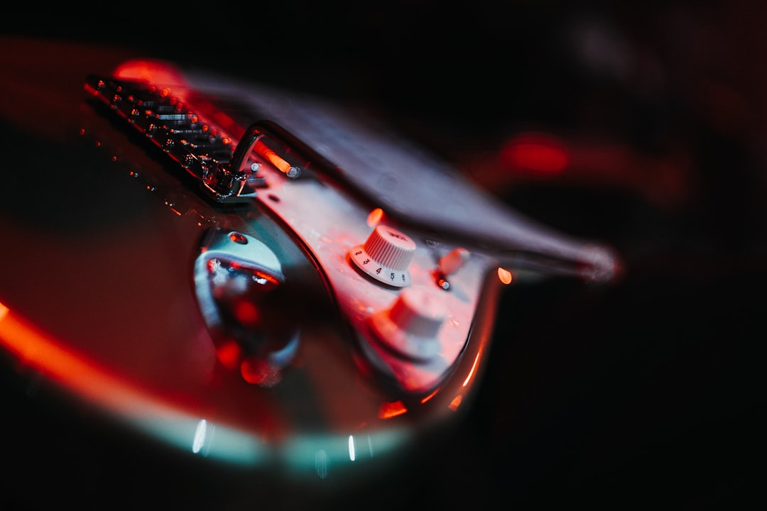 Hard Disk vs. Solid State - What's the Difference? | This vs. That Hard Disk vs. Solid State - What's the Difference? | This vs. That