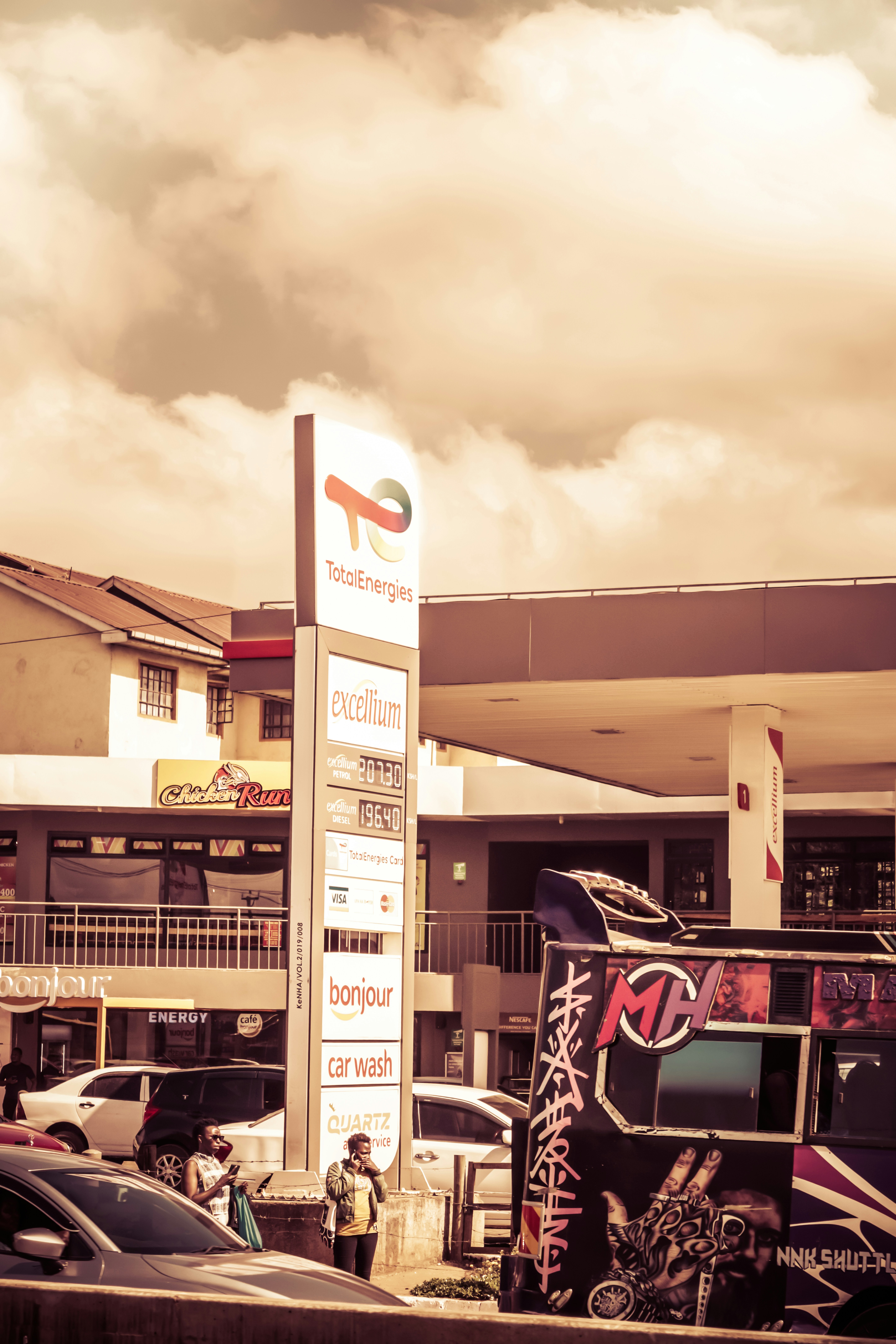 Photo by Xavier Cee with Canon EOS 250D