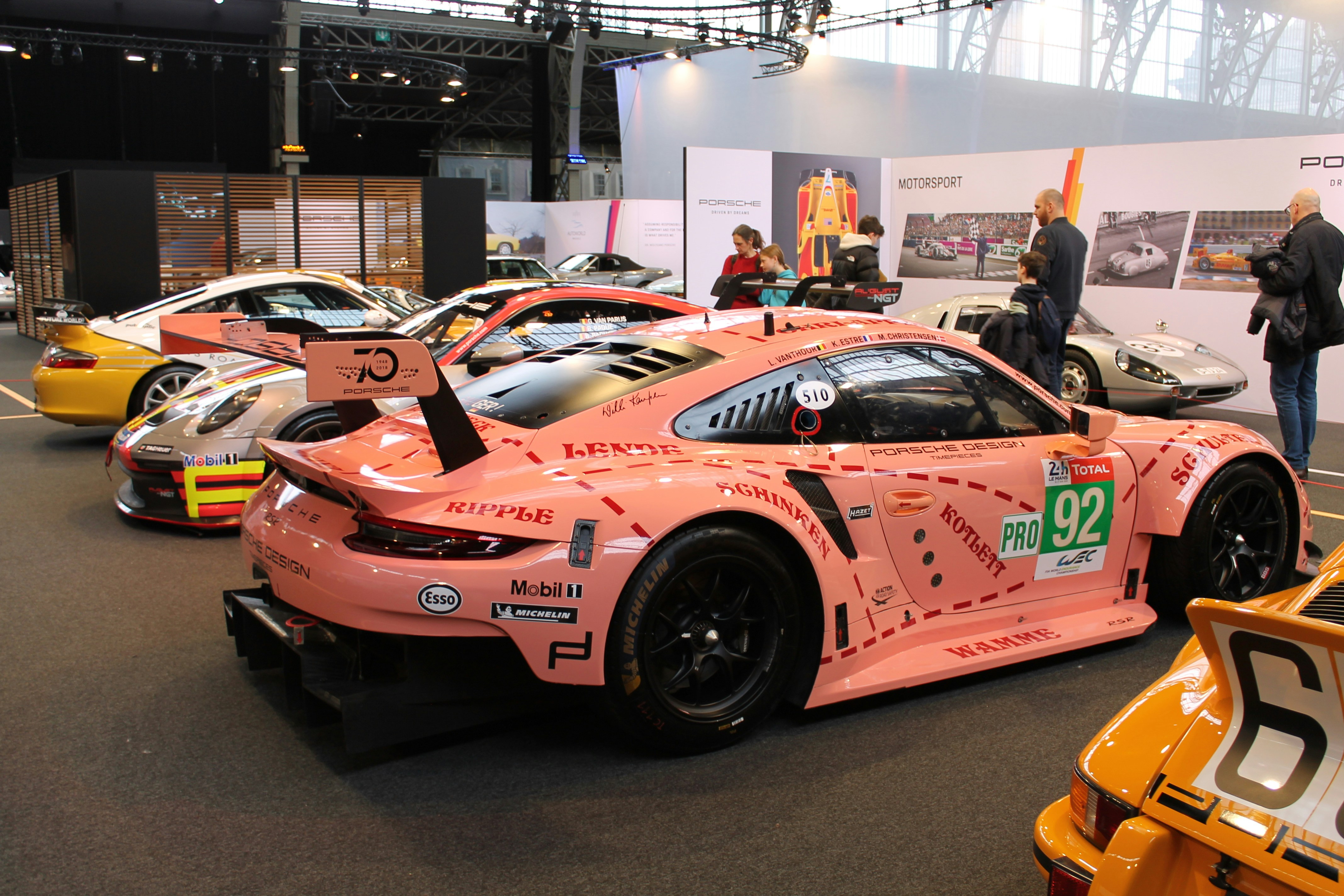 A group of cars are on display at a car show photo – Free Bélgica Image ...