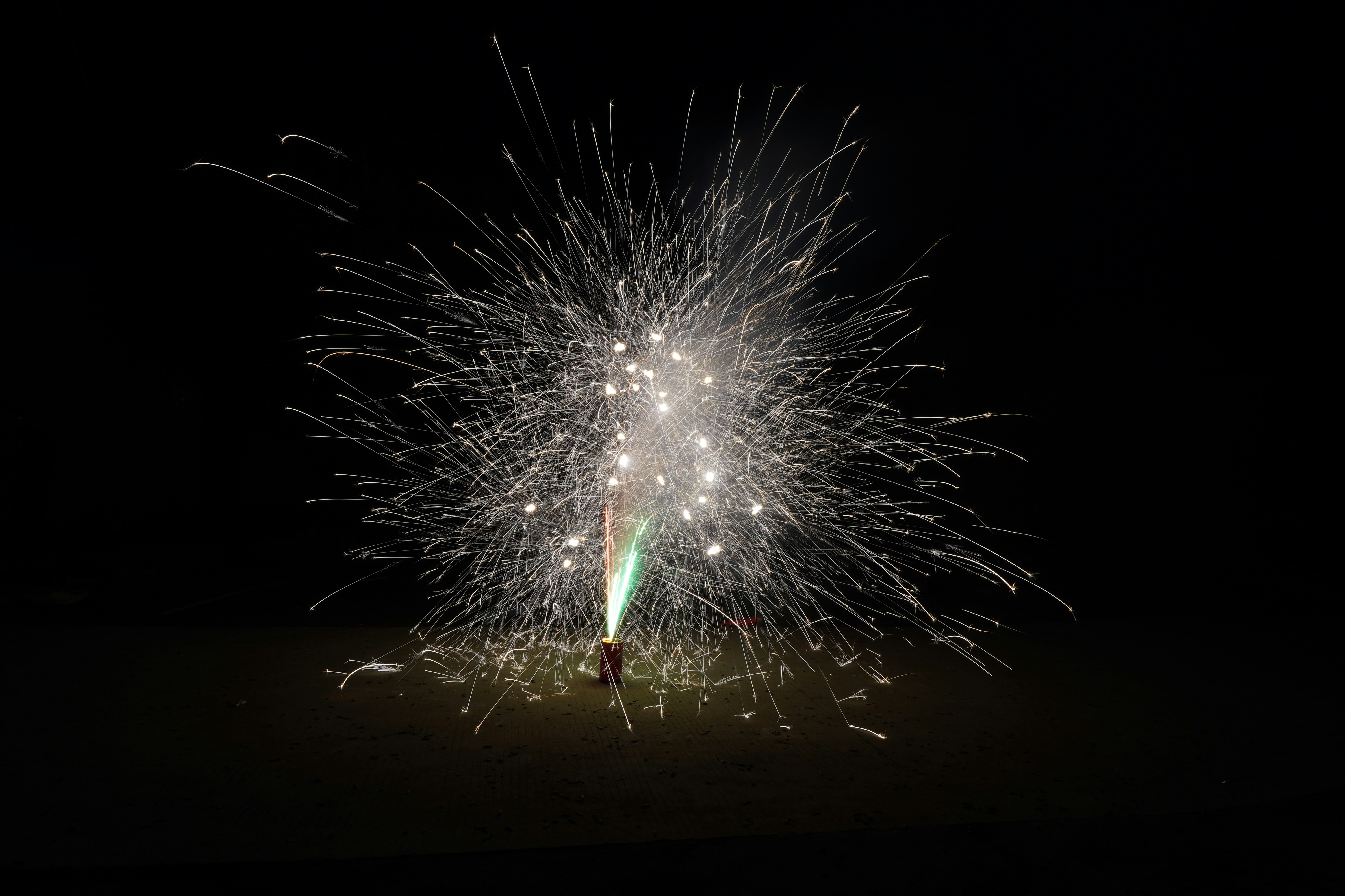 Green Core Burst: Nighttime Sparkler Bloom