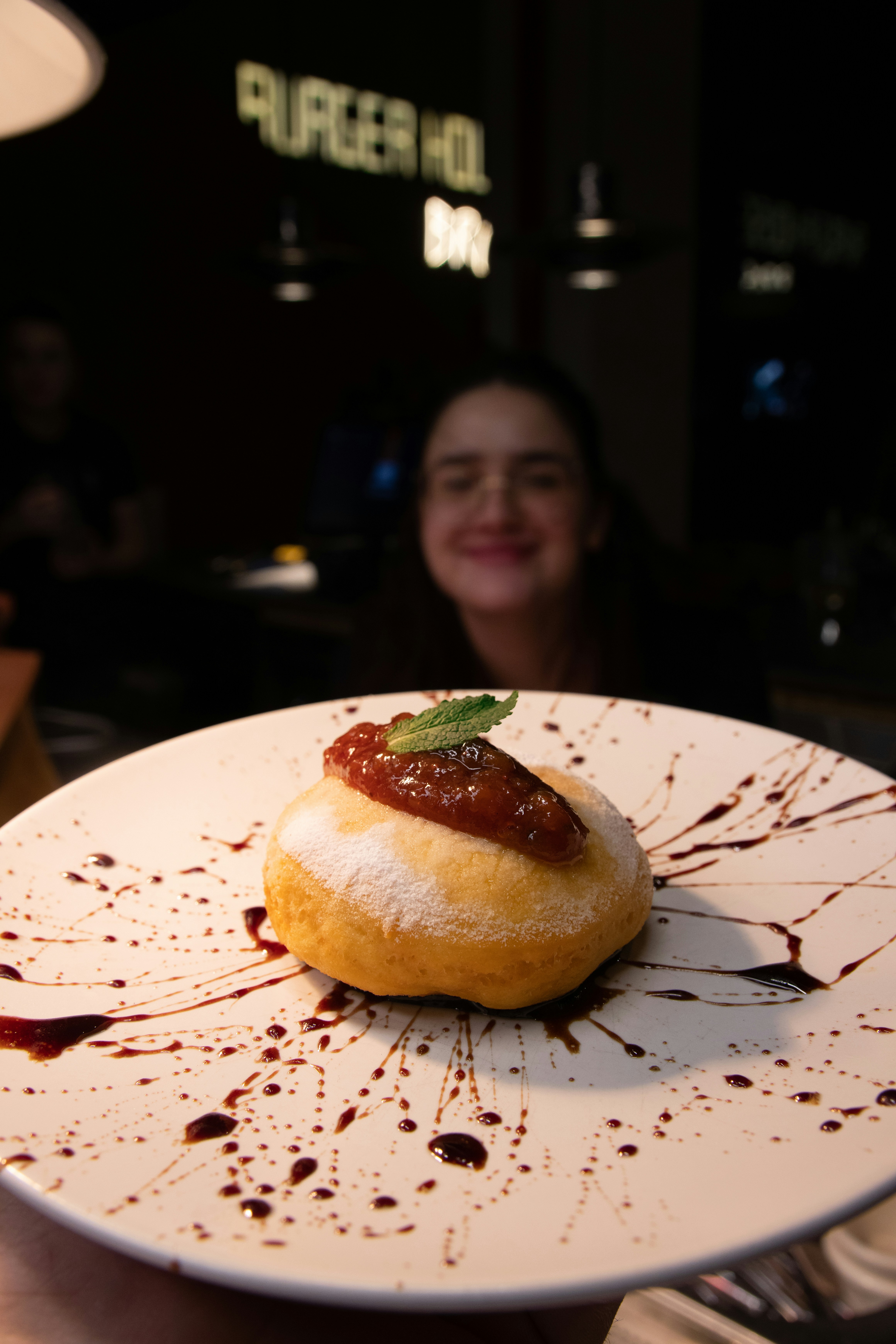 Centerstage Cream Puff: A Drizzle-Dusted Pearl