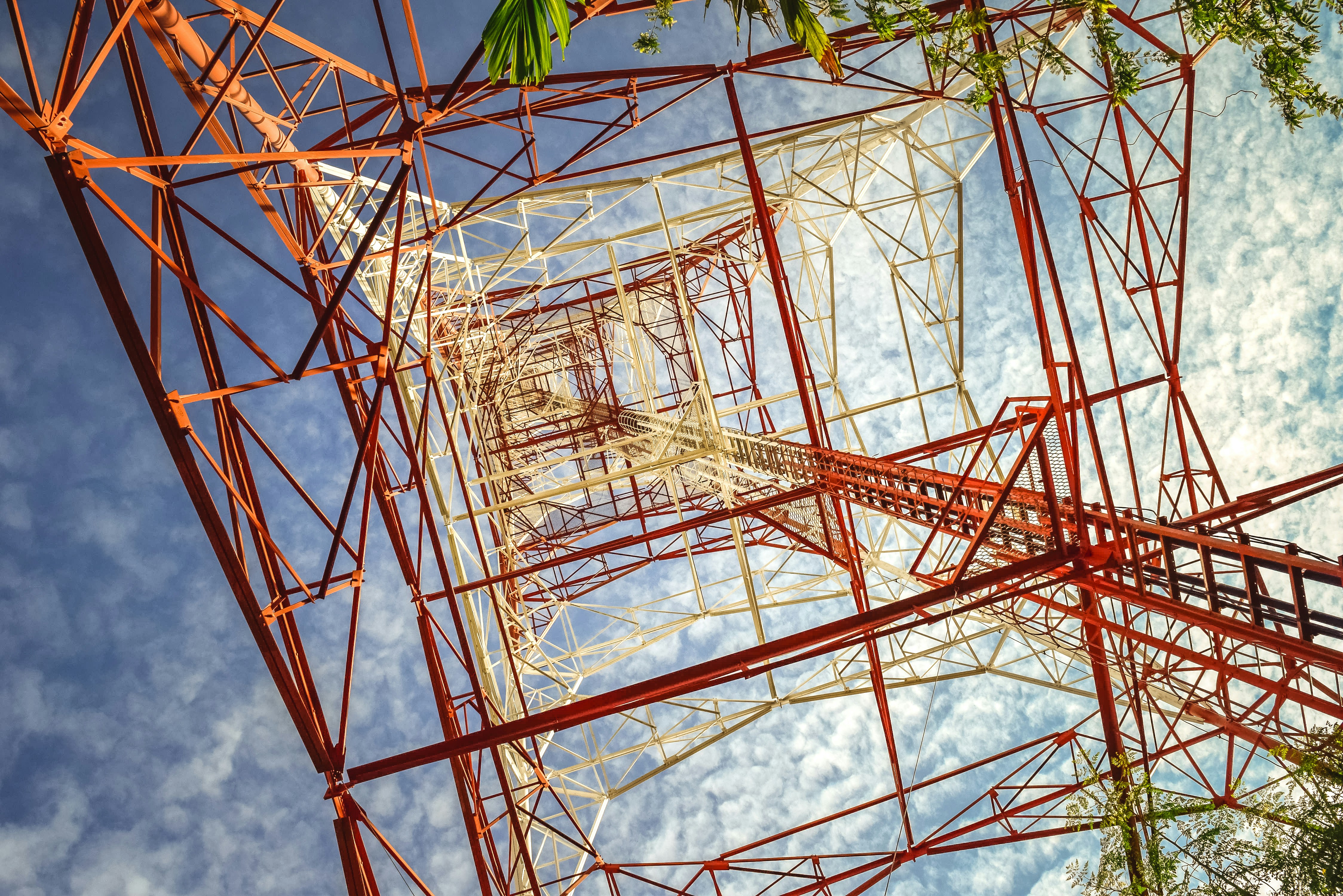 Terahertz (THz) Communication: The Next Frontier in Wireless Technology