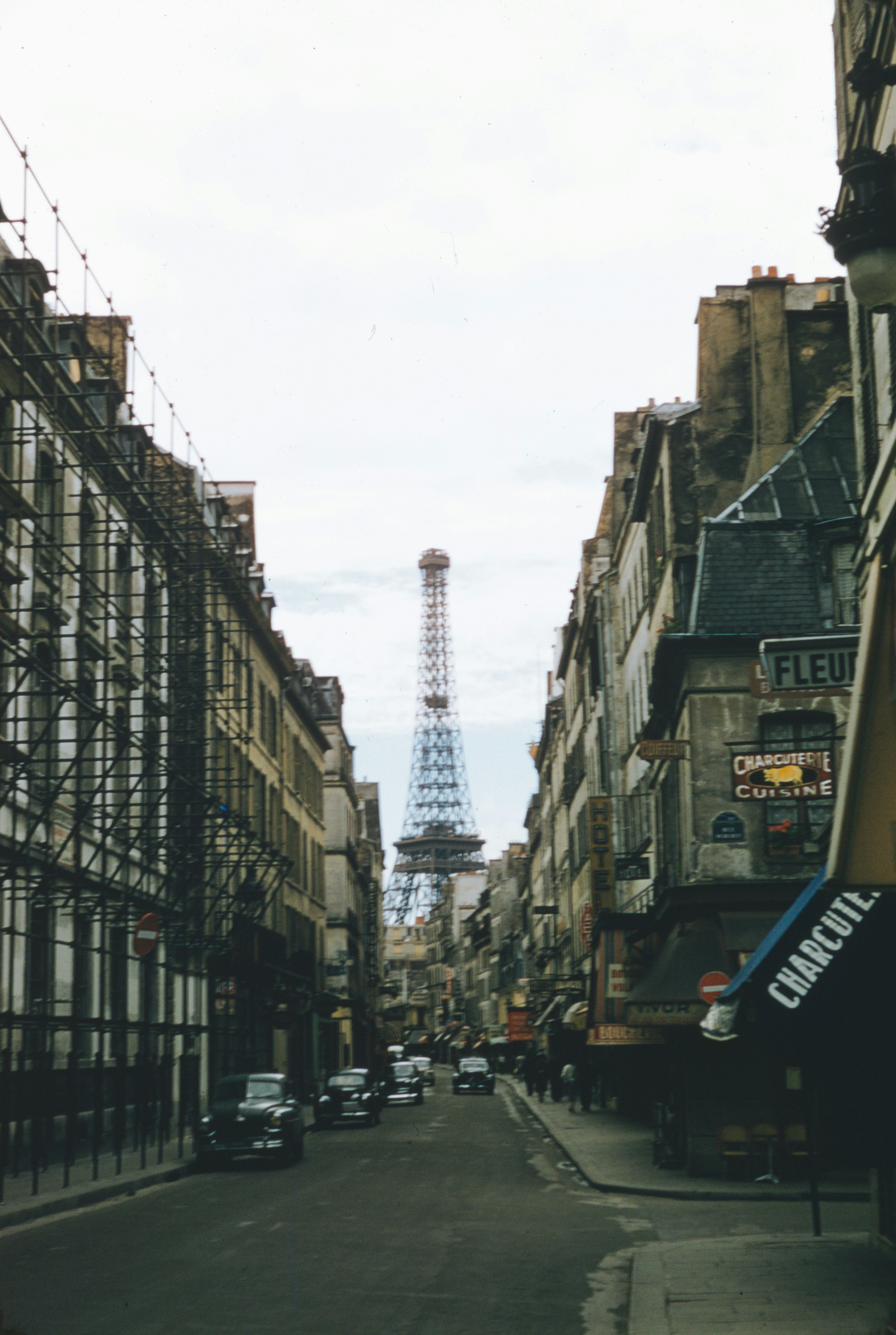 The eiffel tower towering over the city of paris photo – Free ...