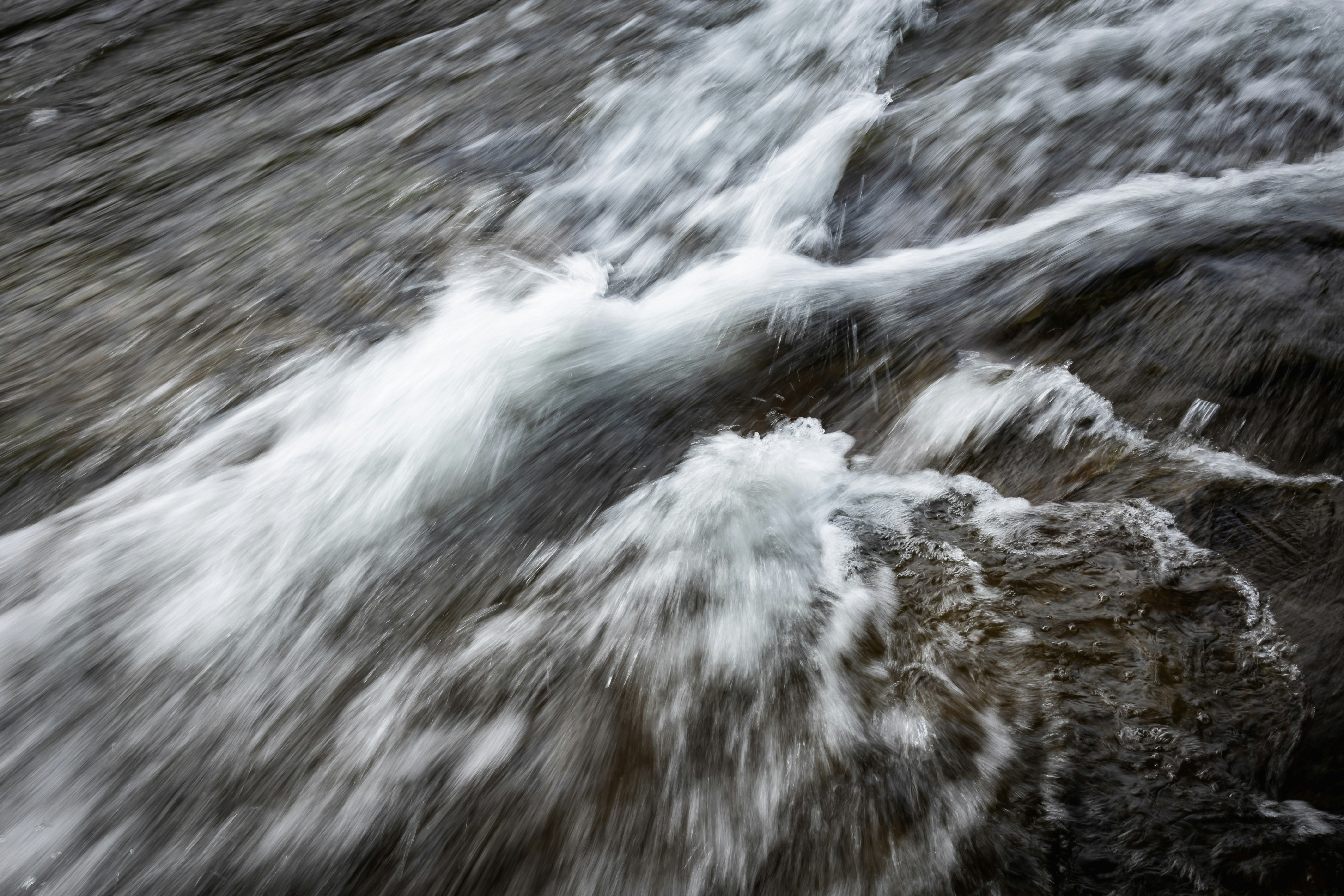 A close up of a stream of water photo – Free Nature Image on Unsplash