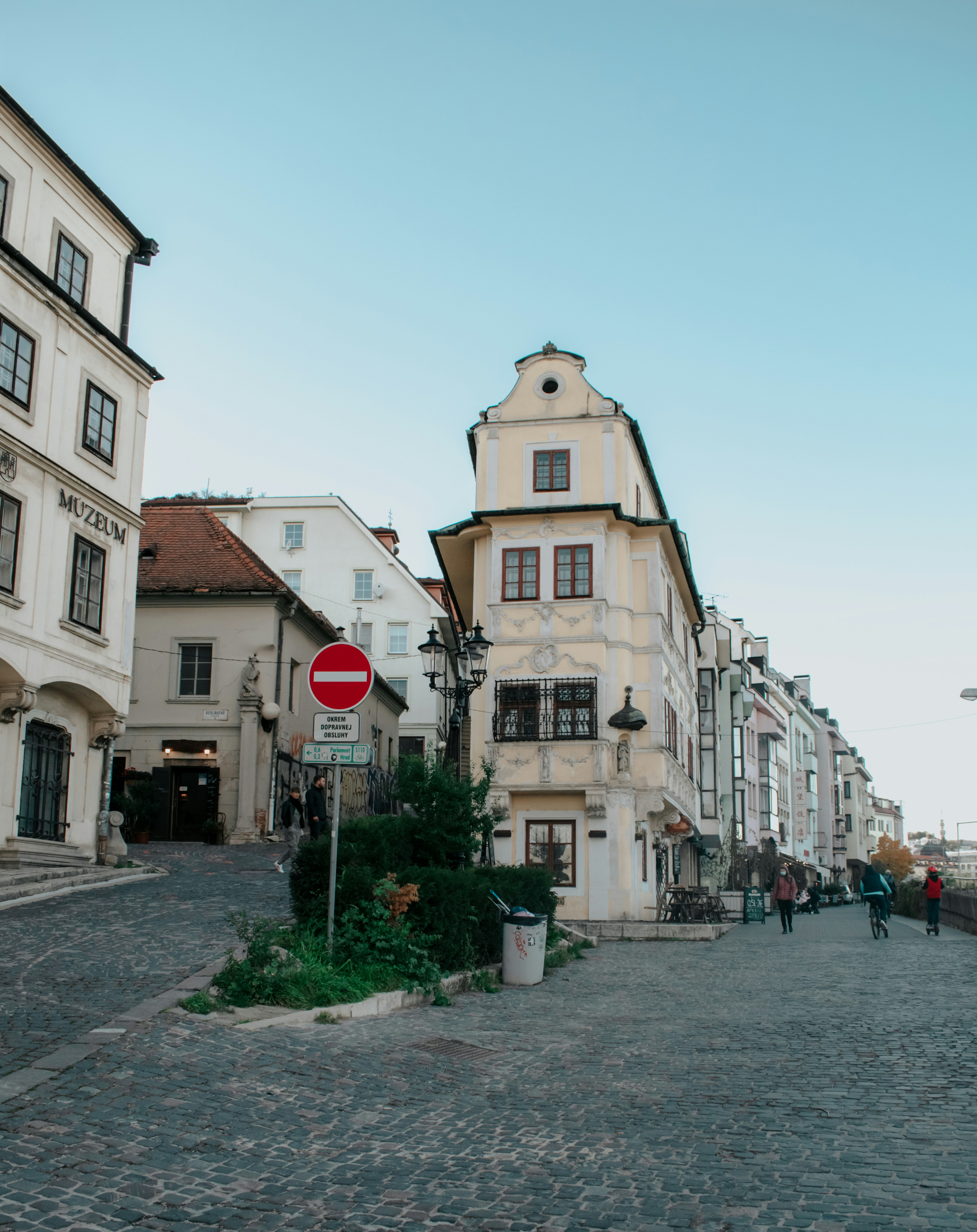 A red stop sign sitting on the side of a road photo – Free Slovakia ...