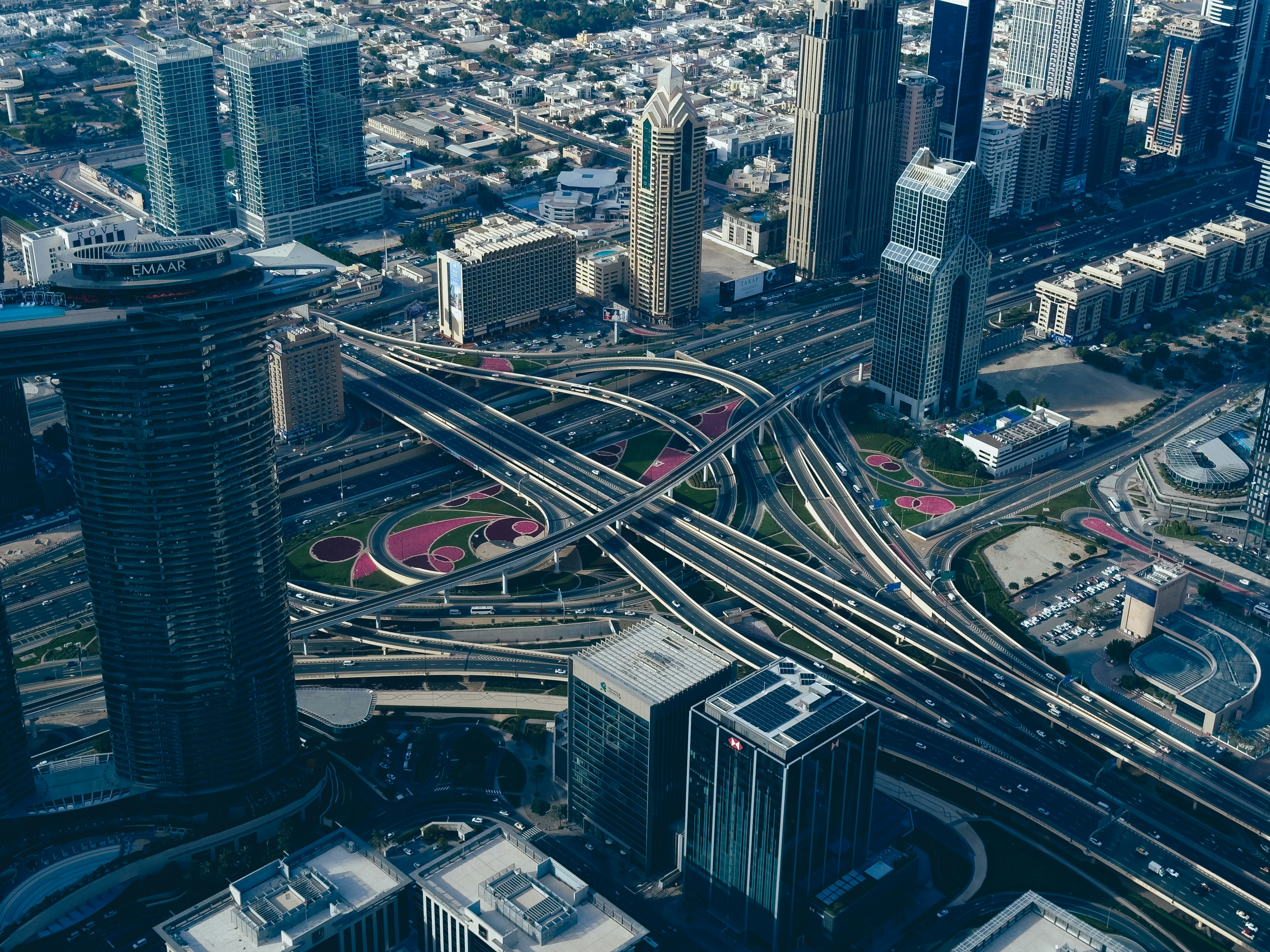 An aerial view of a highway intersection in a city photo – Free ...