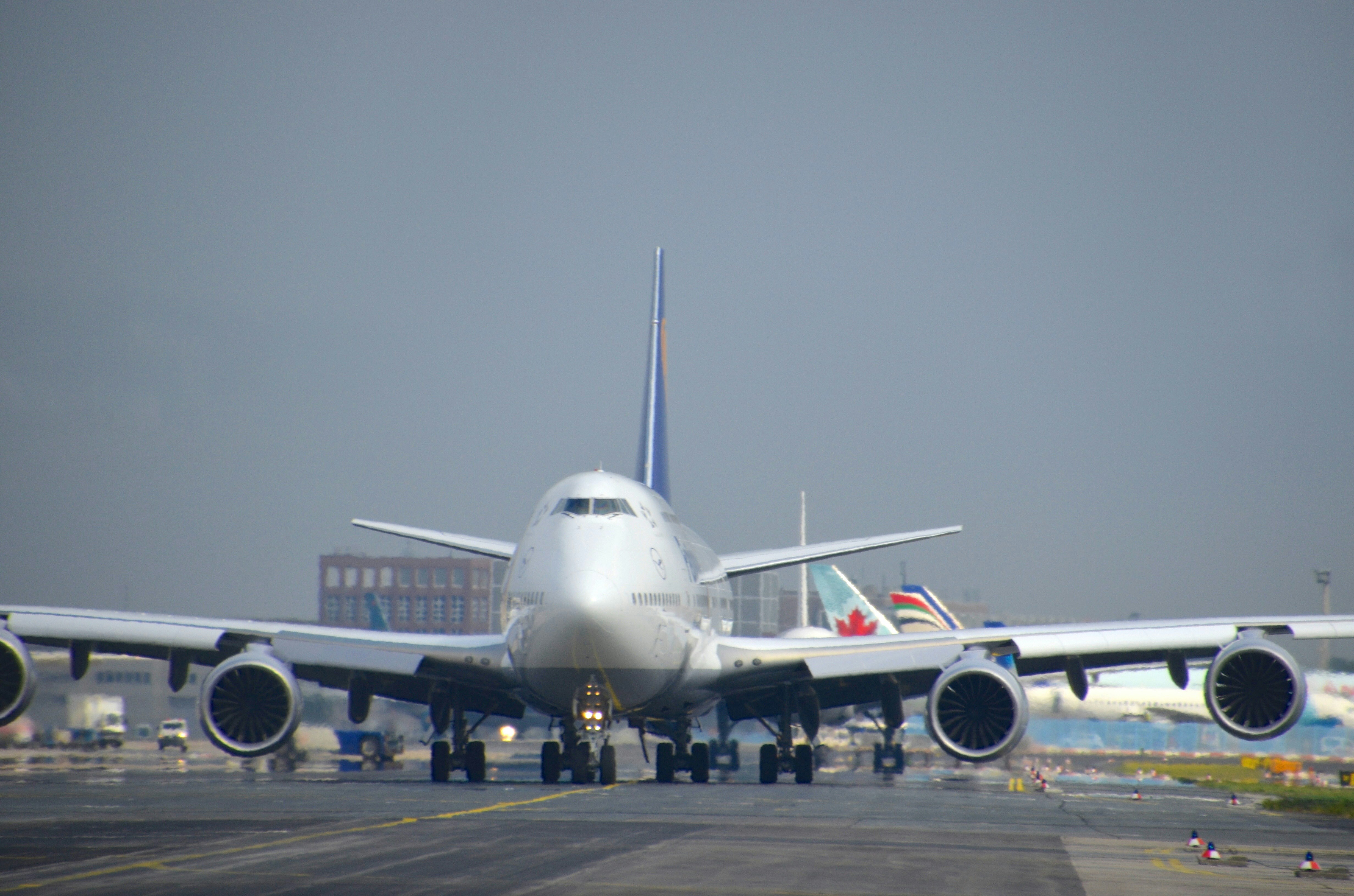 Front-and-Center: A Boeing-dominant taxiway stare-down