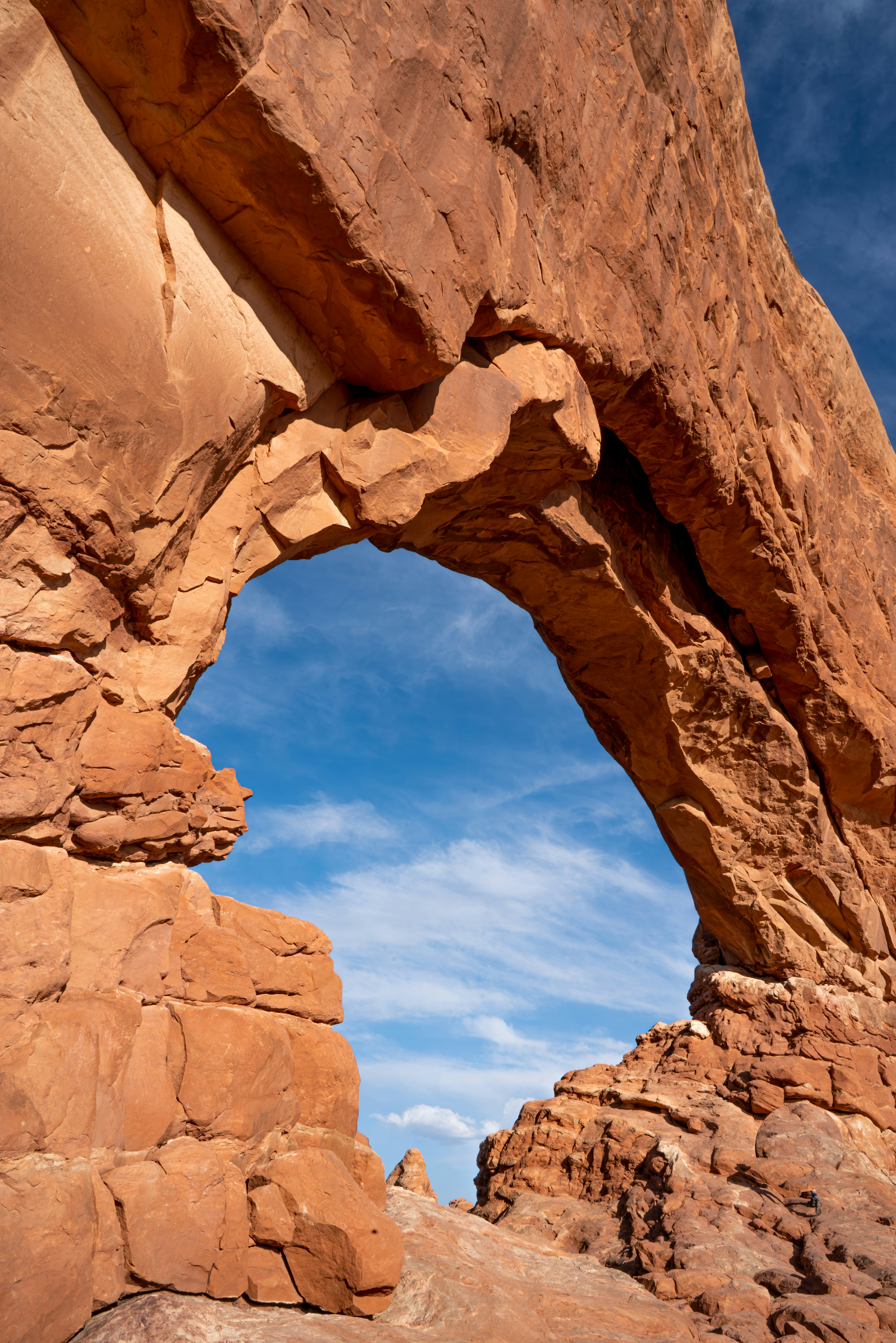 Red Rock Arch: A Sky-Frame Through Stone