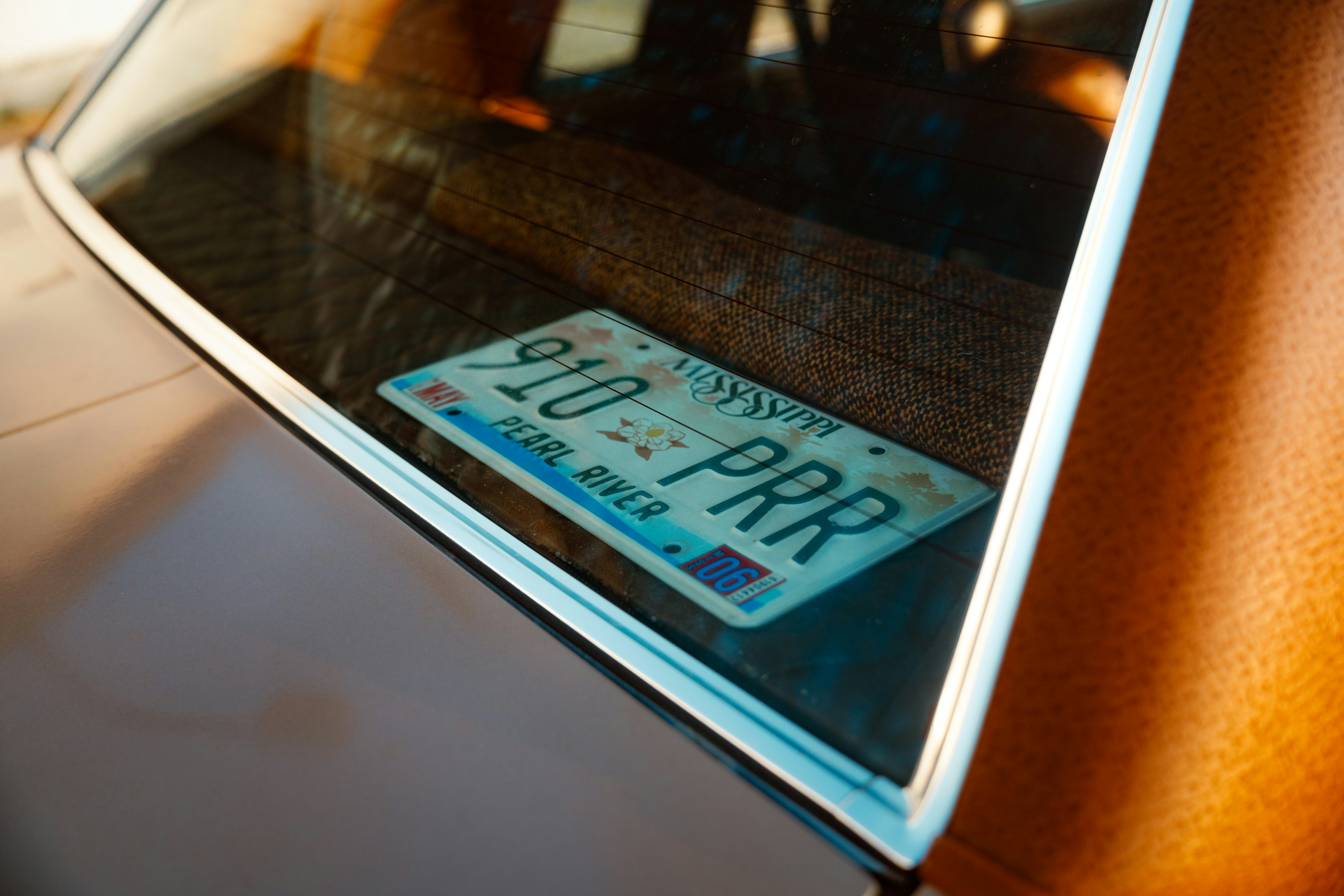 A license plate on the back of a car photo – Free Czechia Image on Unsplash