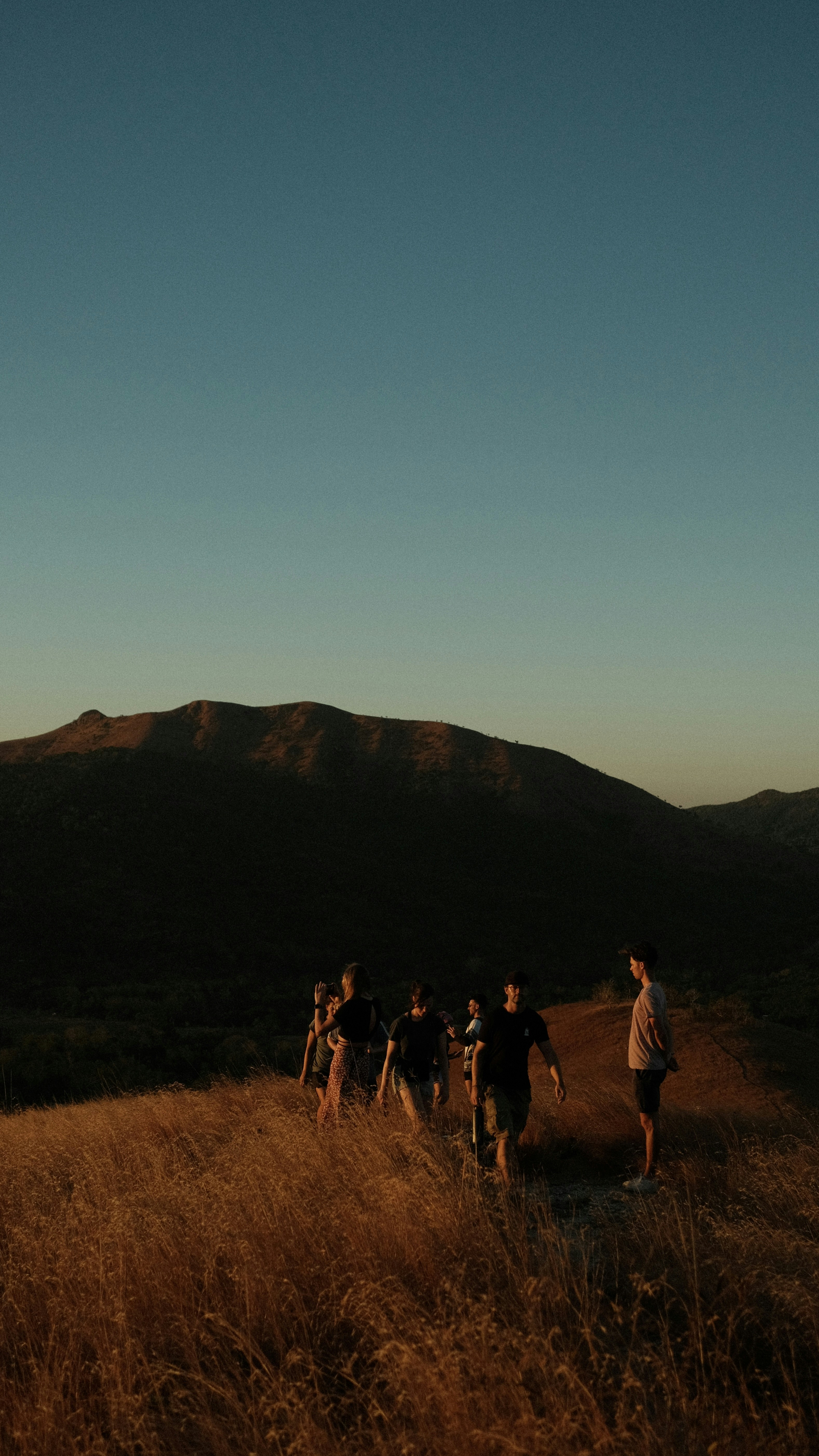 Horizon Assembly: Sunset Walk on the Golden Ridge