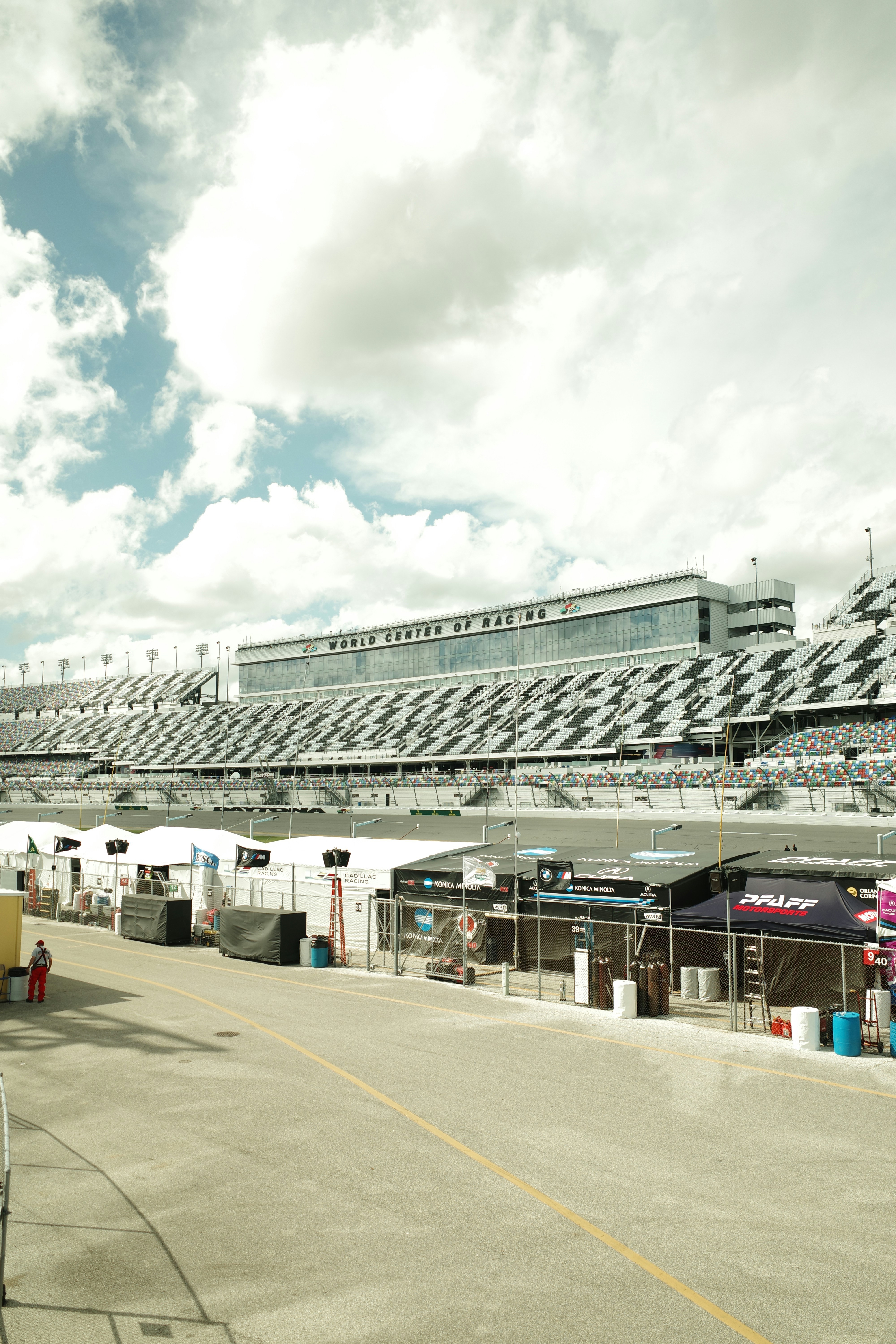 An empty parking lot at a stadium with a sky background photo – Free ...
