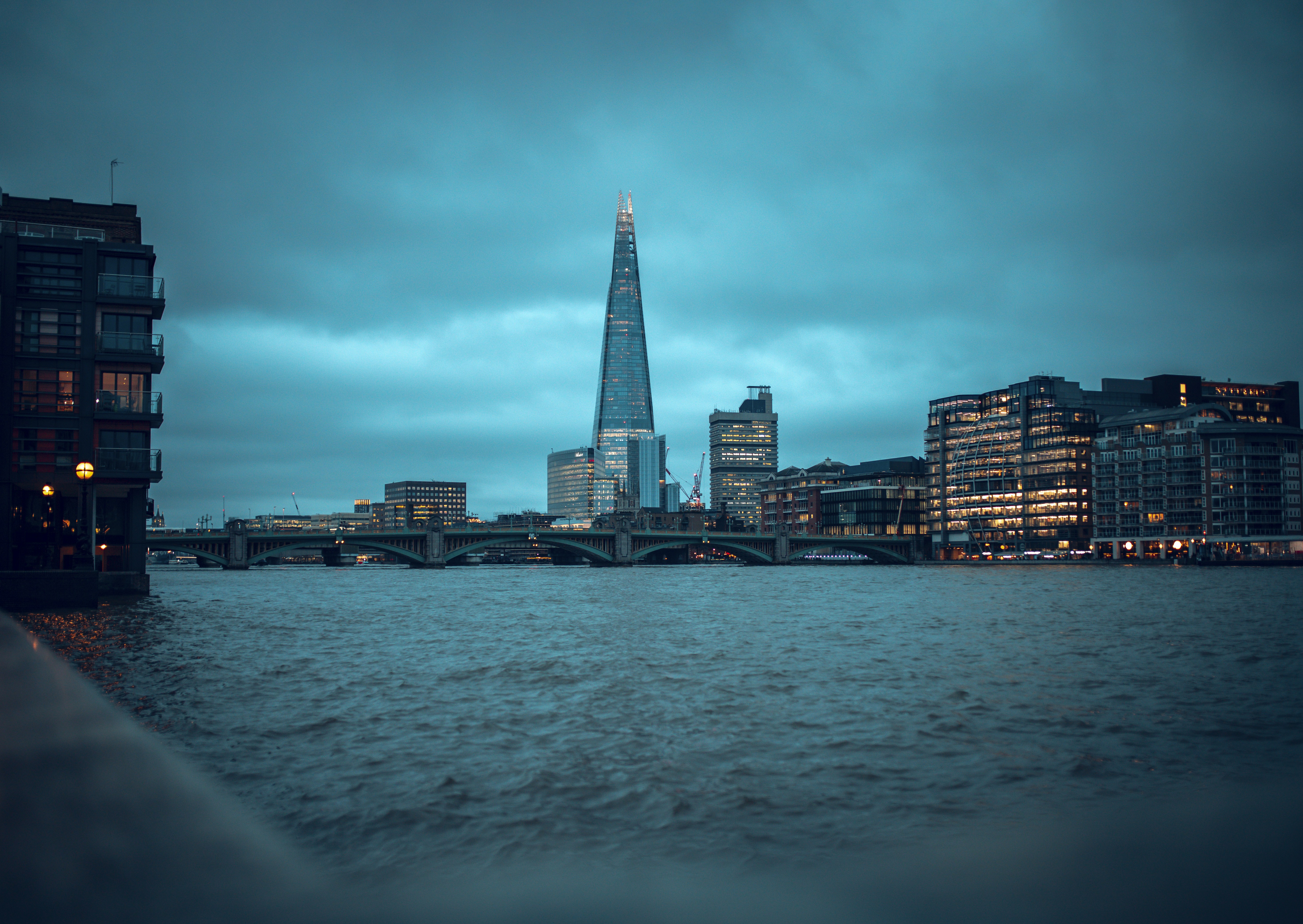A view of the shard of the shard of the shard of the photo – Free ...