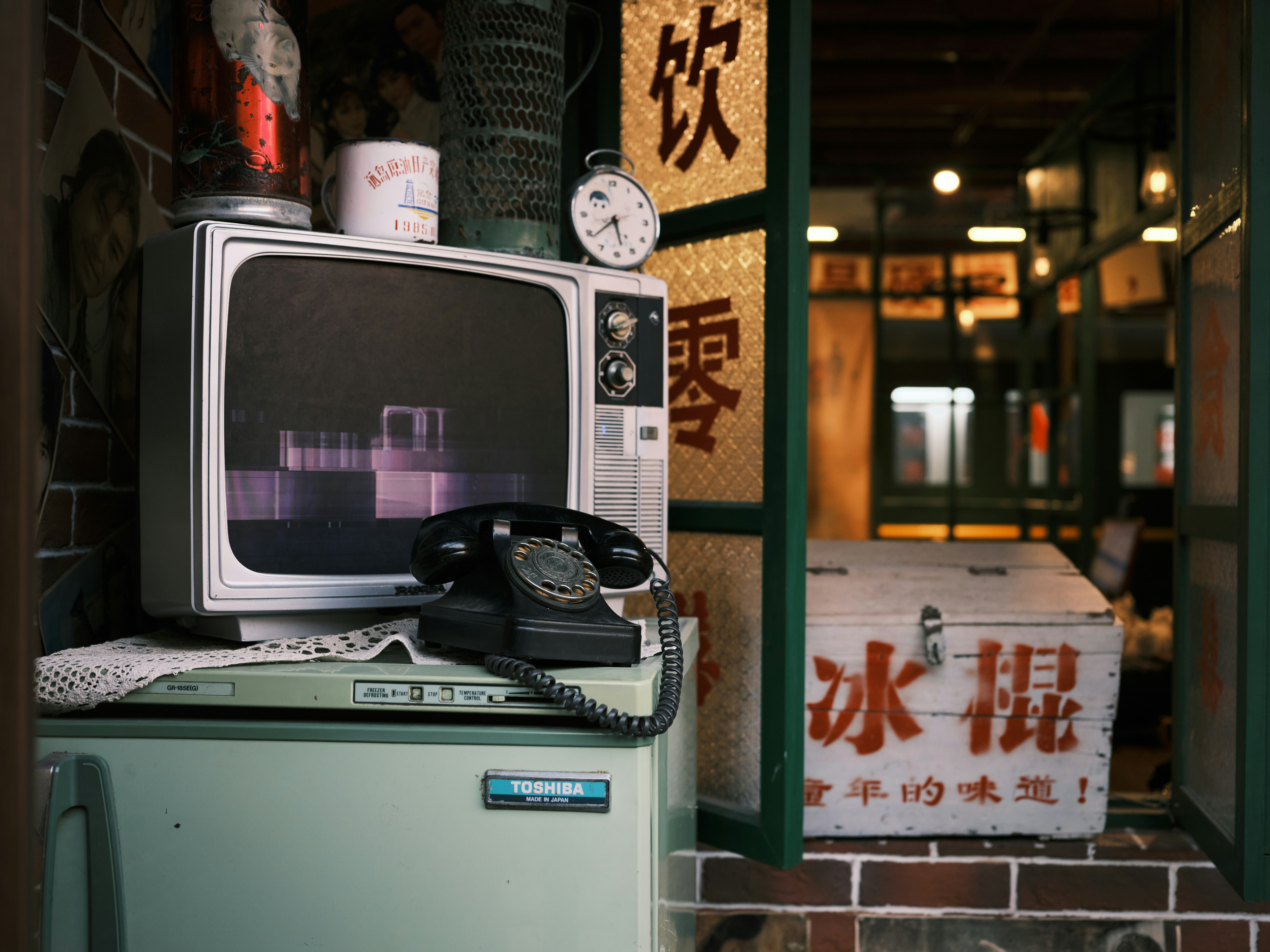 Rotary Echoes on a Quiet Counter: A Vintage Electronics Still-Life